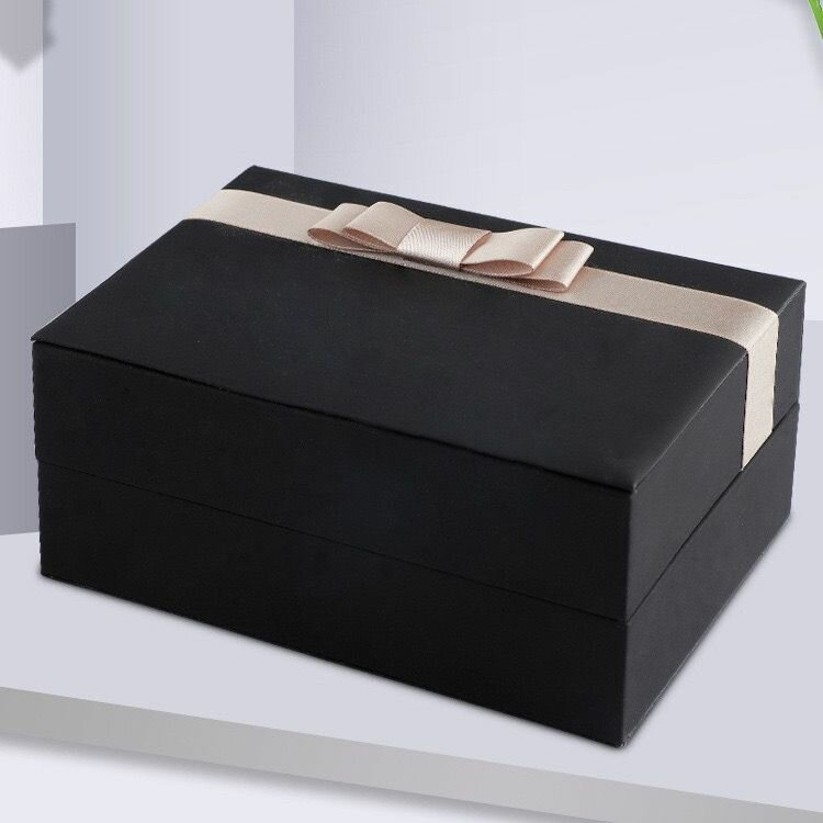 Коробка подарочная для часов и ювелирных украшений