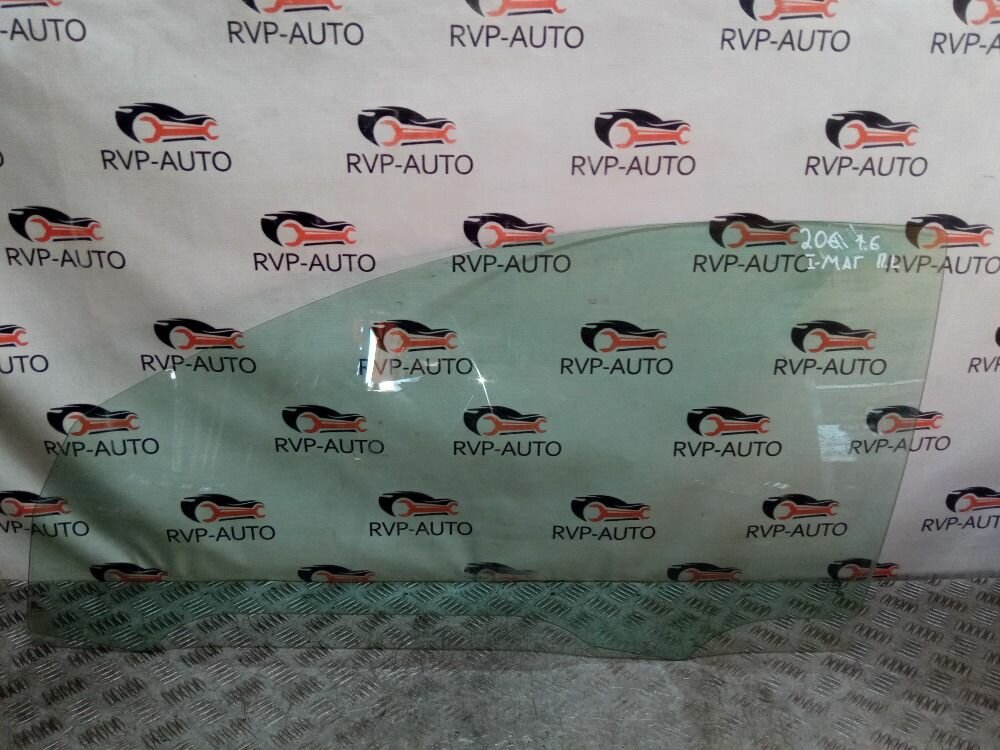 Стекло переднее левое Peugeot 206 купе 1998-2012 Peugeot