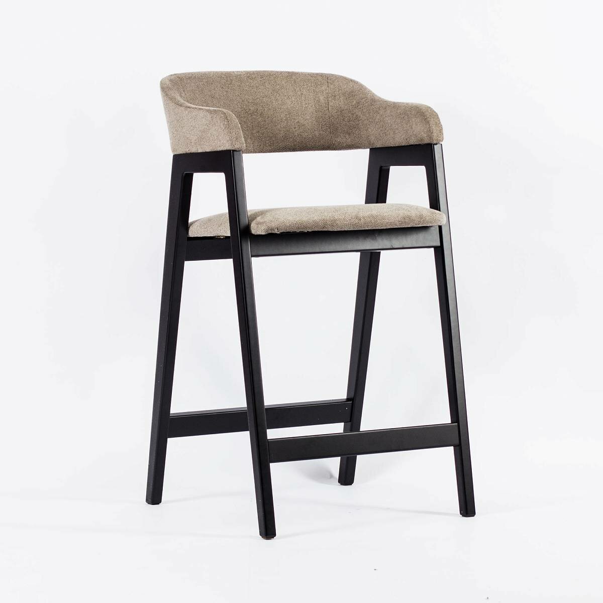 Стул барный Челси бежево-коричневая ткань массив бука (черный) высота подлокотников 93,5 см для дома/для гостиной/для столовой/для кафе/кухонный стул/стул кухонный