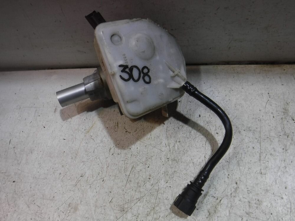 Главный тормозной цилиндр Peugeot 308 4601V0