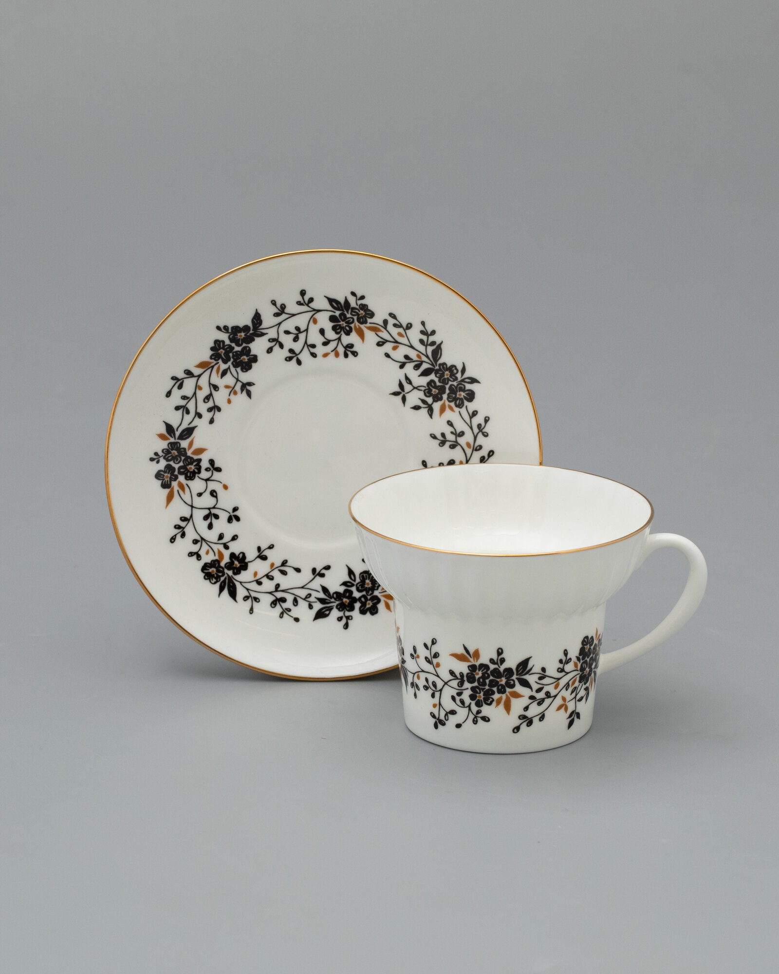 Чашка с блюдцем "Тонкие веточки", костяной фарфор, форма Волна, Императорский фарфоровый завод, 155 мл