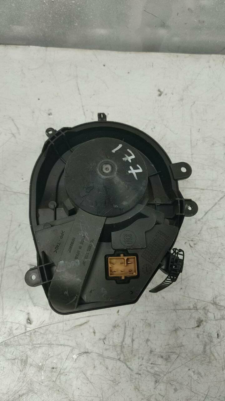 Моторчик печки Volkswagen Passat B5 (1996 - 2001) 740221233F