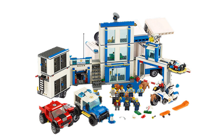 LEGO City Police Station, Assembly Plastic Building Blocks 601 1000pcs 60246 null