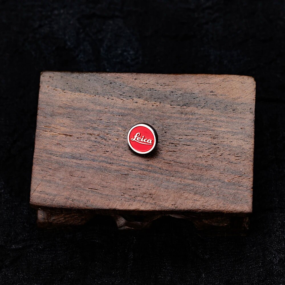 Красная кнопка затвора Leica для камеры