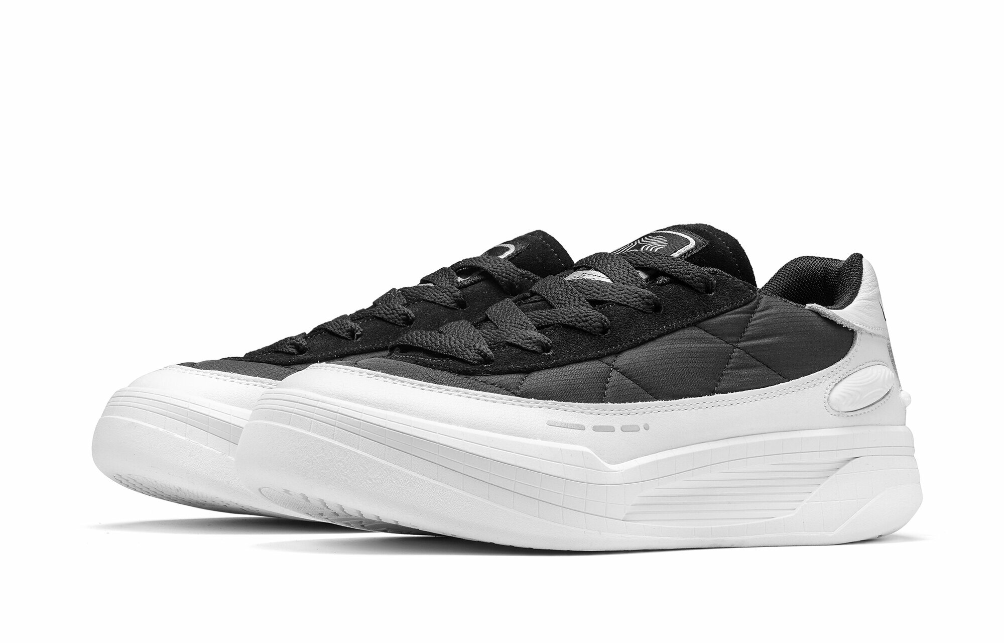 Кроссовки Alpha Round Shoes