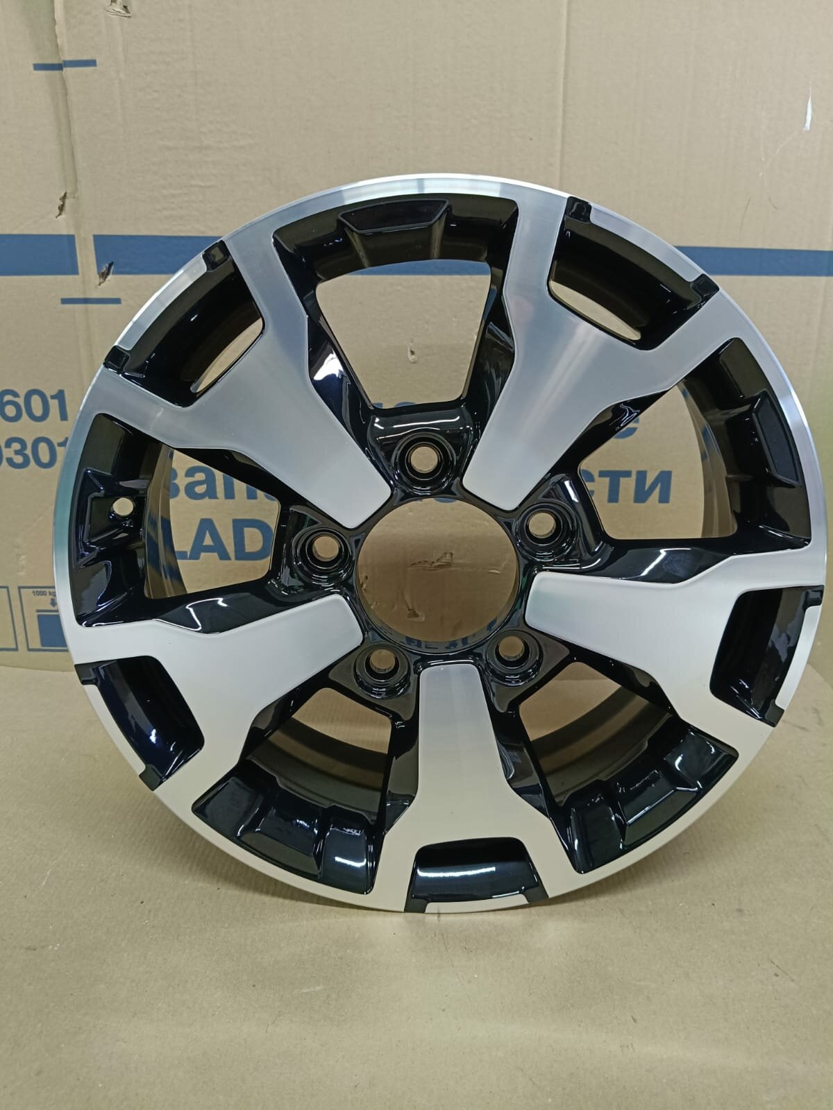 Диск литой, K&K, LADA Niva, арт. 8450077432 (Grizzly), R16, 5x139,7, ET40, серебристый, Оригинал Urban (1 шт)