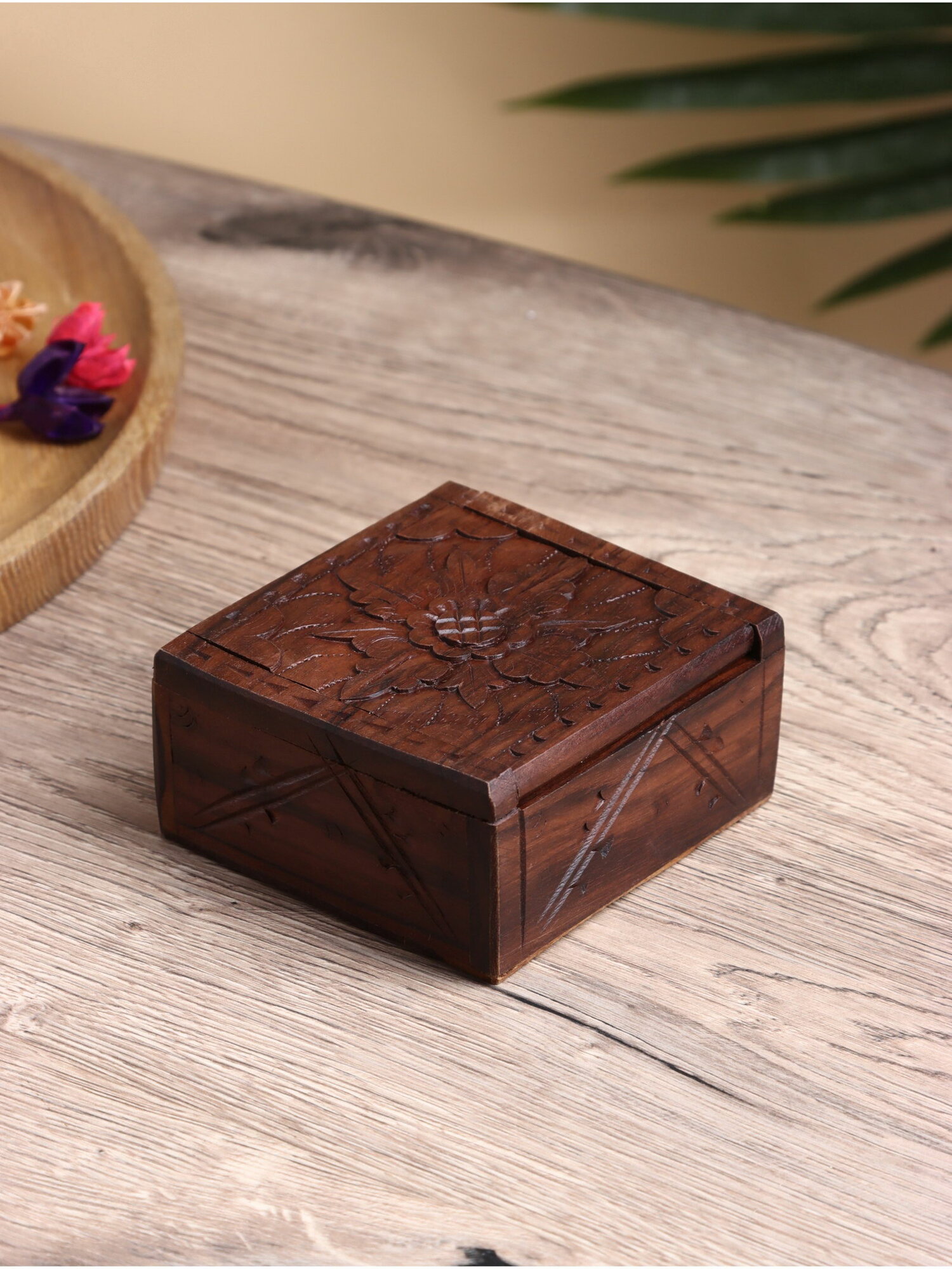 Шкатулка резная "Цветок",10x10x5 см, дерево соно, особенности шкатулки: с объёмным рисунком