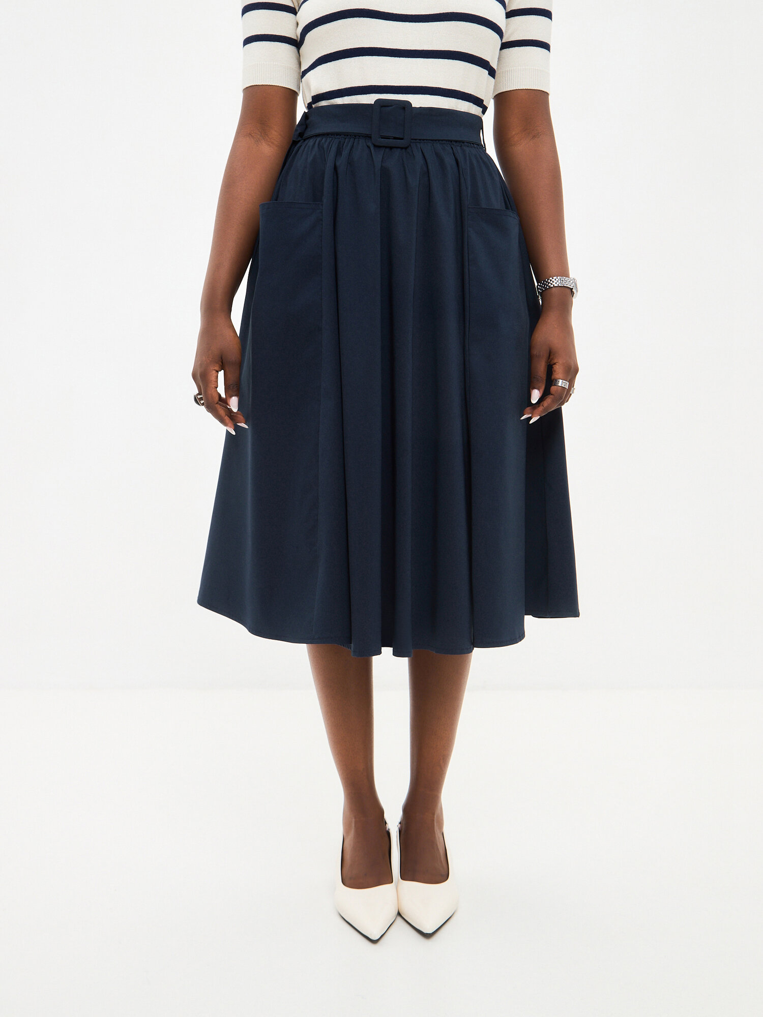 Юбка миди синяя в складку на резинке с подкладом, карманами и поясом с пряжкой