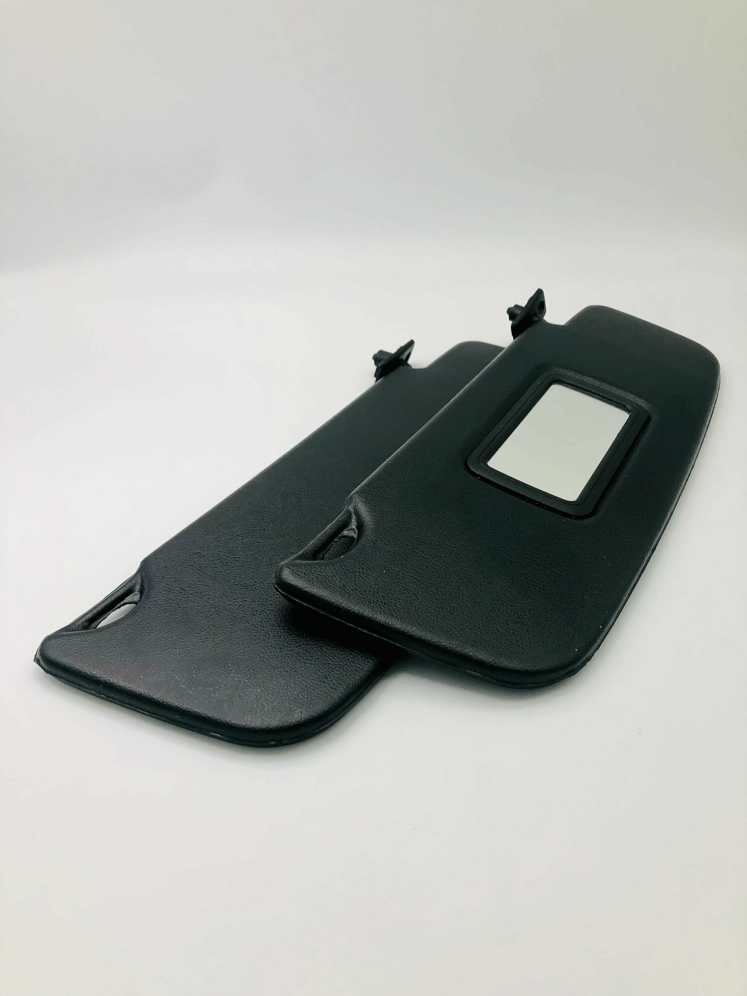 Козырек солнцезащитный