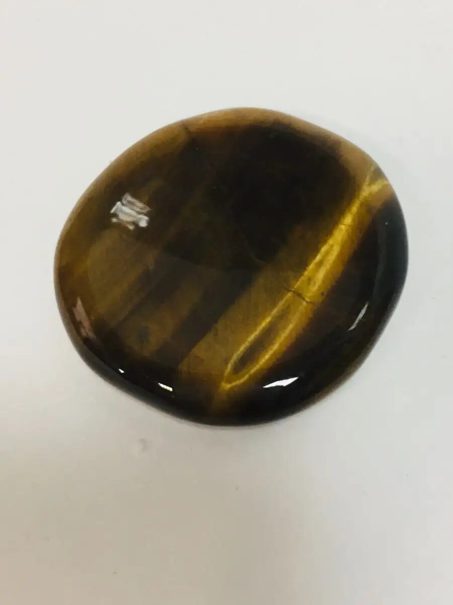 Тигровый глаз камень Антистресс L с выемкой