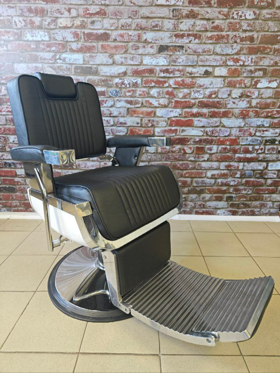 Кресло для барбершопа "Томми Barber Style", эргономичное, стильный дизайн.