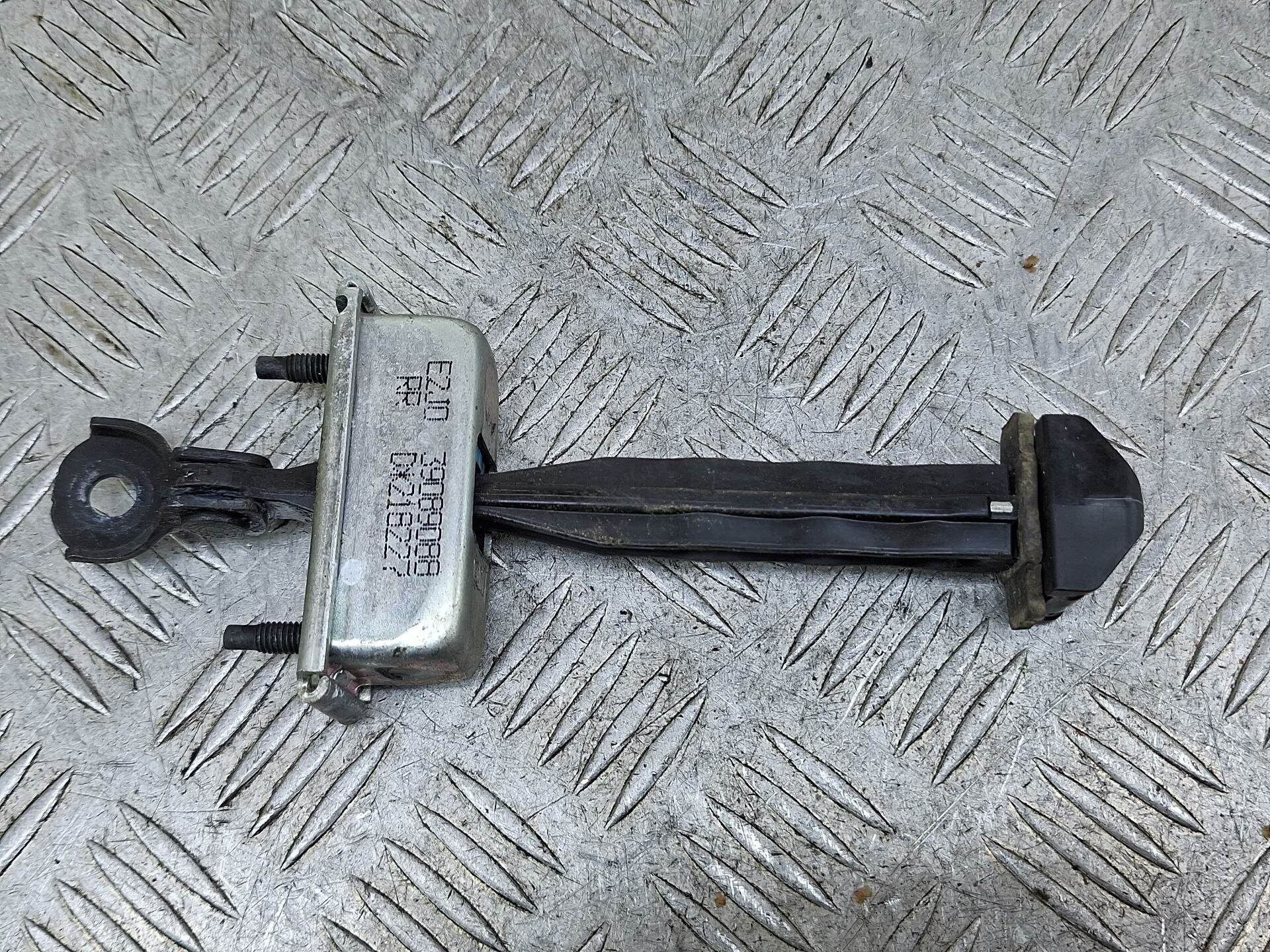 Ограничитель открывания двери задней правой Opel Insignia B 2018 39089088