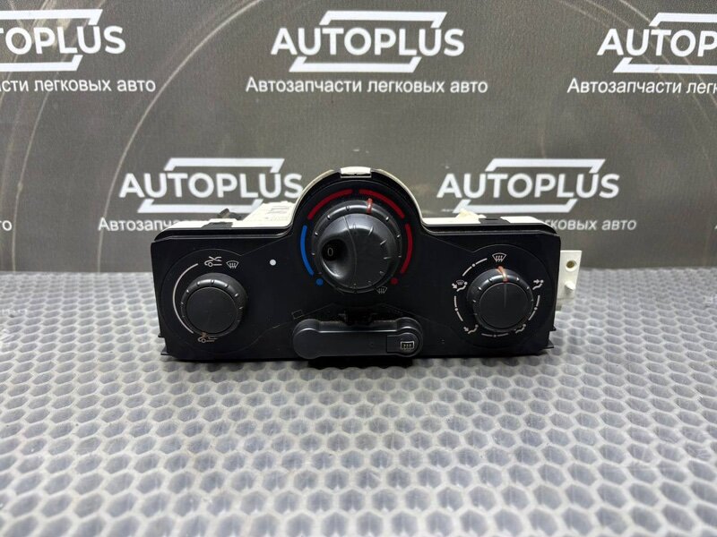 Блок управления климат-контролем Renault Megane 2005 (K4MW761) Б/У с пробегом Арт. 20214