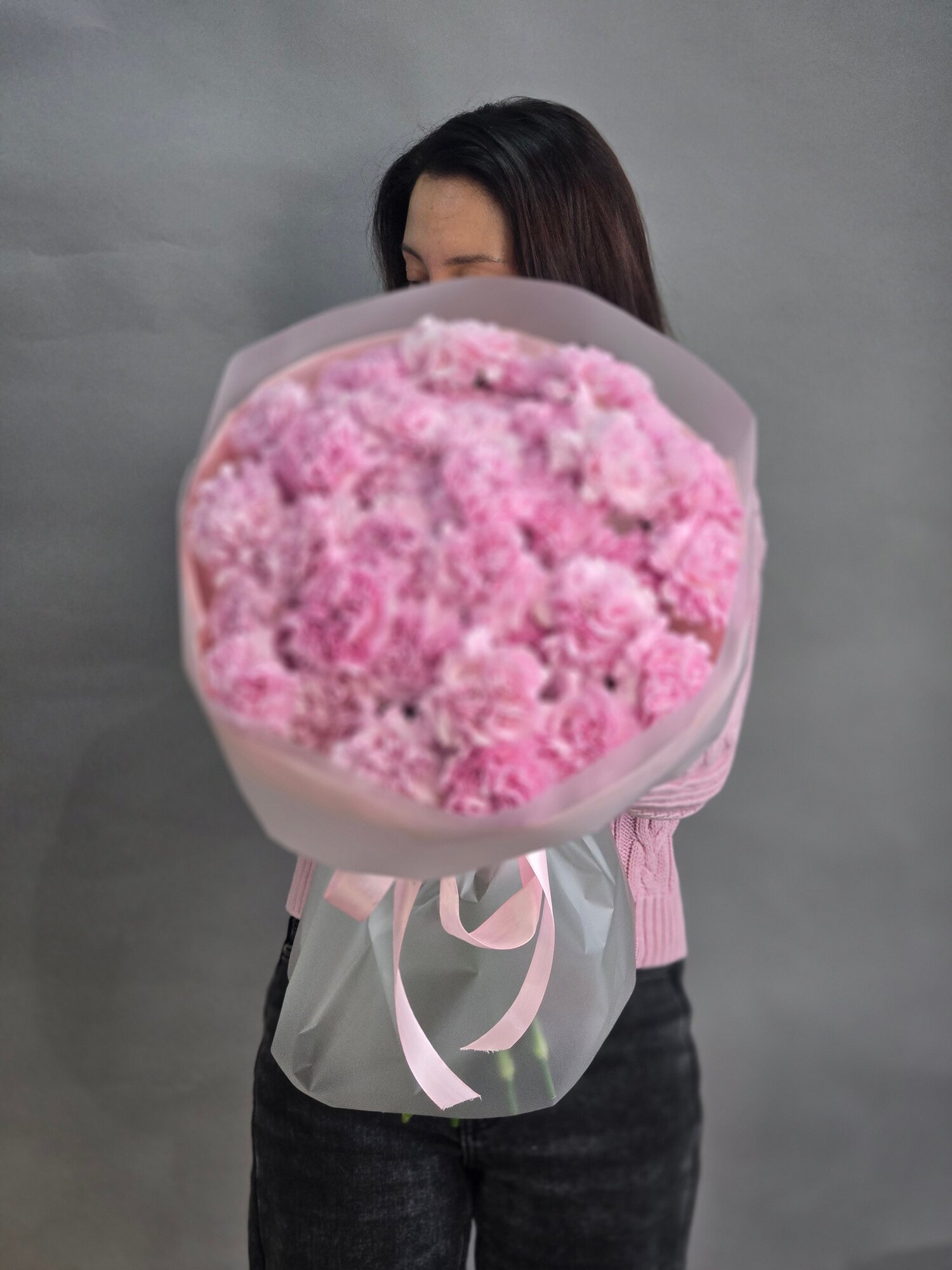 Букет из 35 гвоздик розового цвета, размер M, от "Di_Flowerslab"