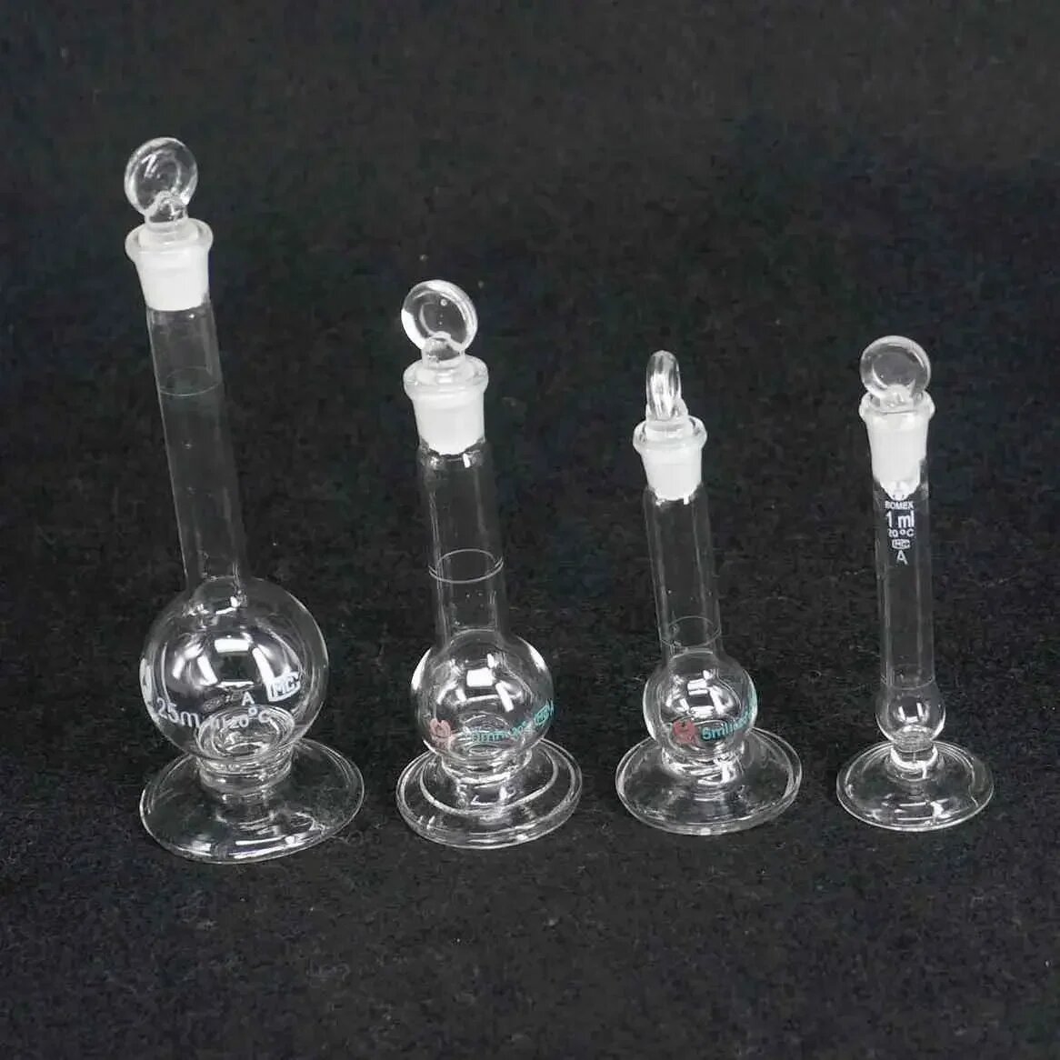 Лабораторная колба боросиликатное стекло, 1ml
