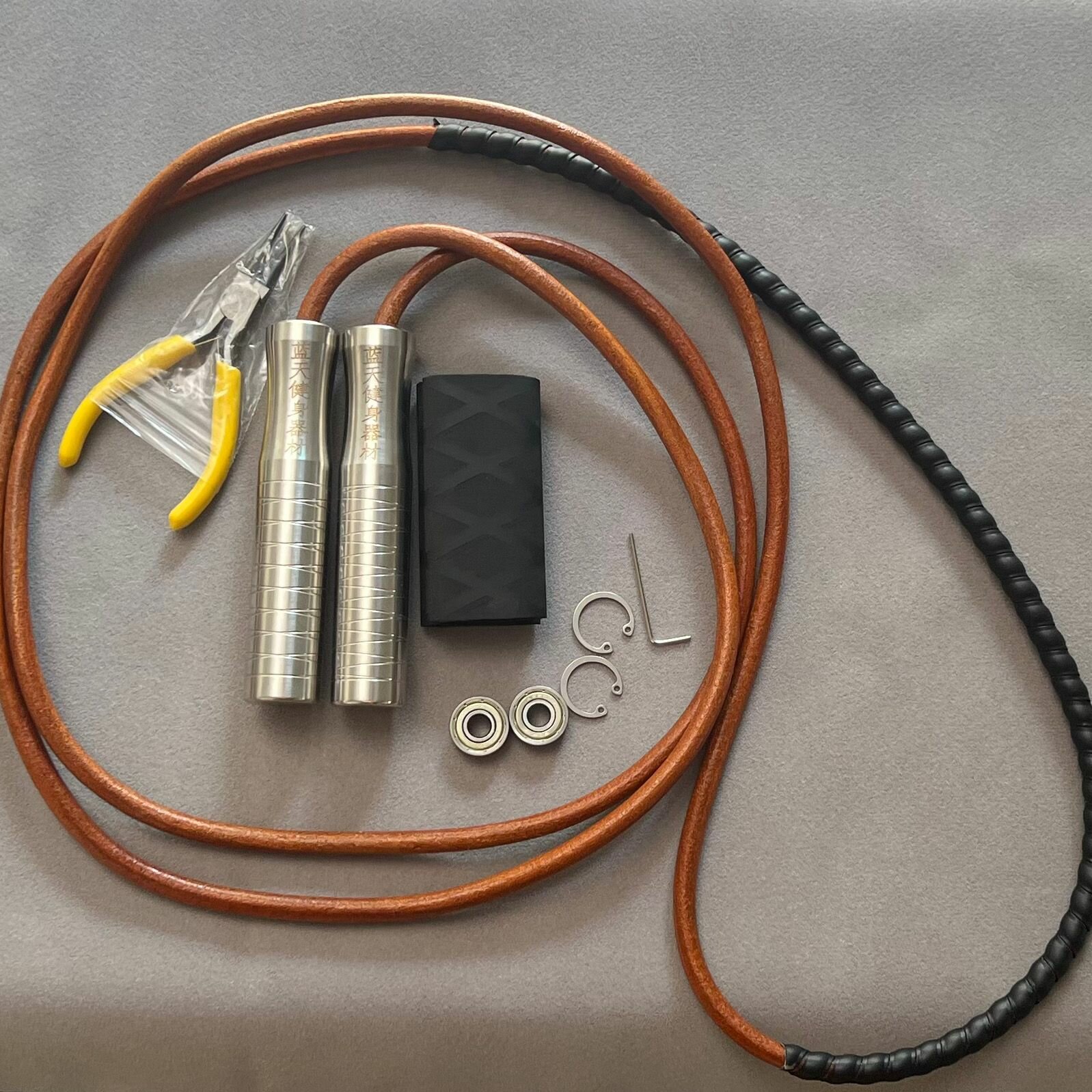 Веревка из коровьей кожи с утяжелением для сжигания жира, прыжковая веревка для взрослых мужчин и женщин, фитнес, похудение, наращивание мышц, бокс, подшипник, проволока из нержавеющей стали 304