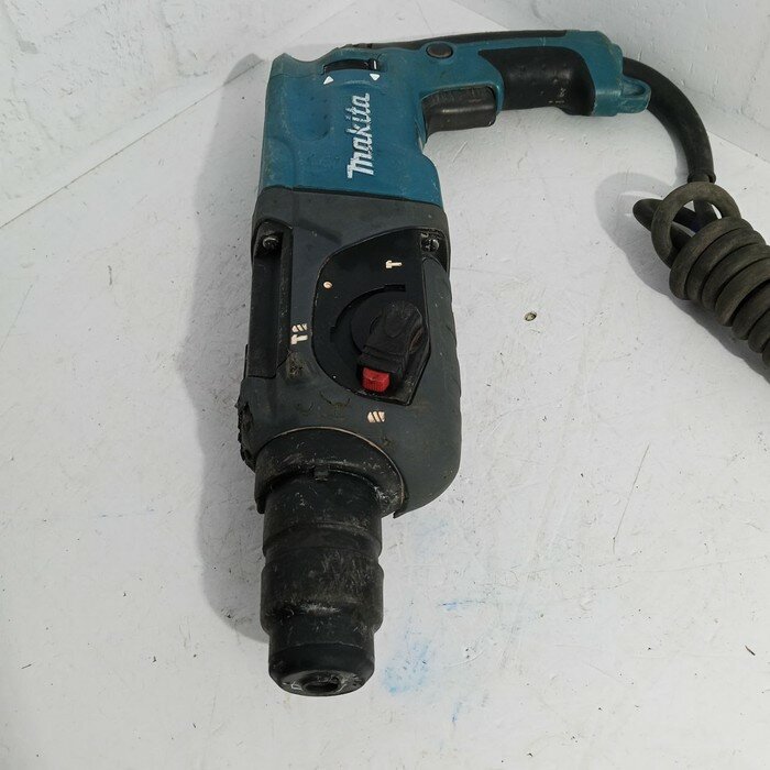 Перфоратор Makita HR2470