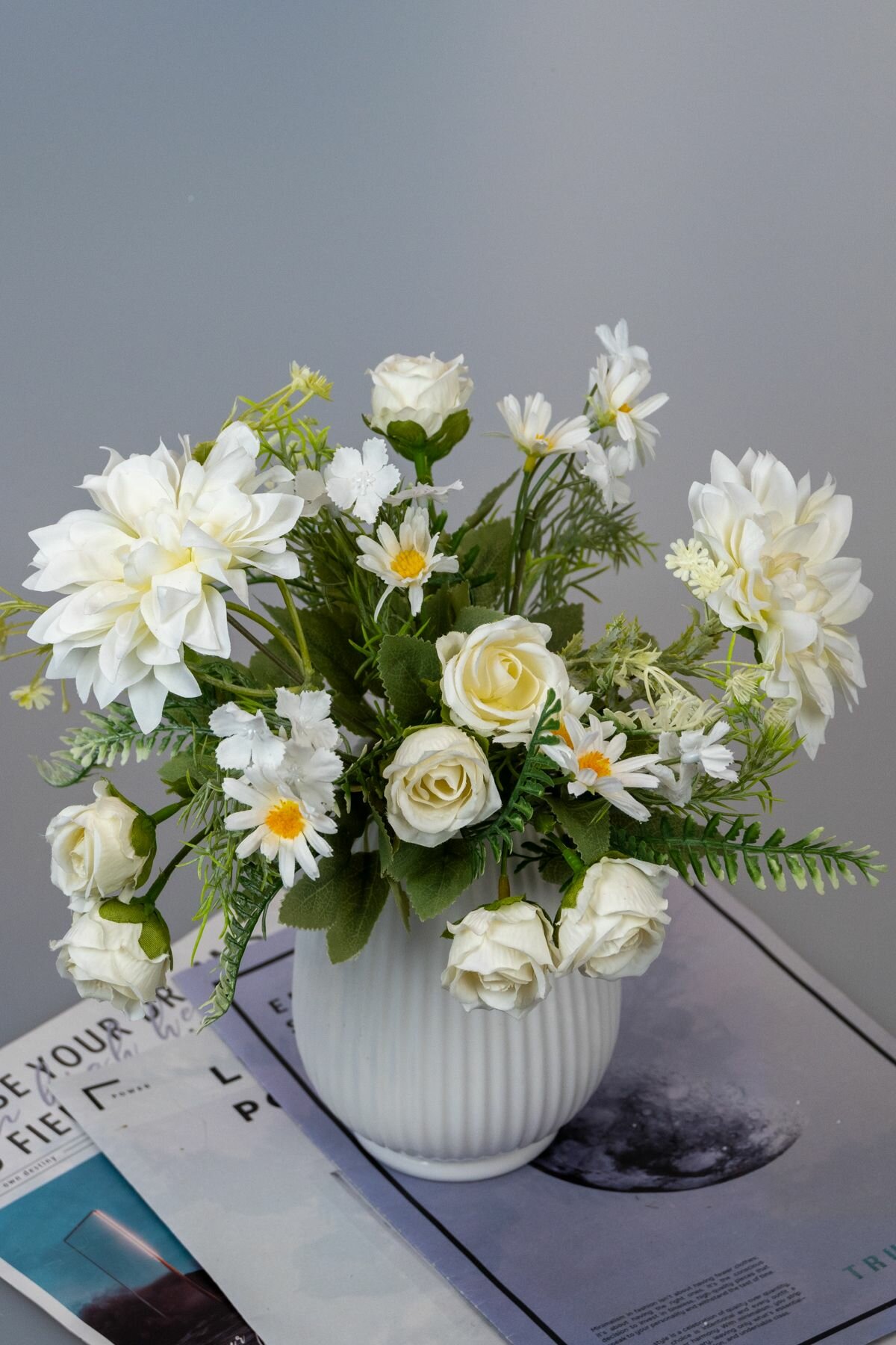 Искусственные цветы для декора на пасху мини букет роза ромашки и хризантема 2 букета кремовые