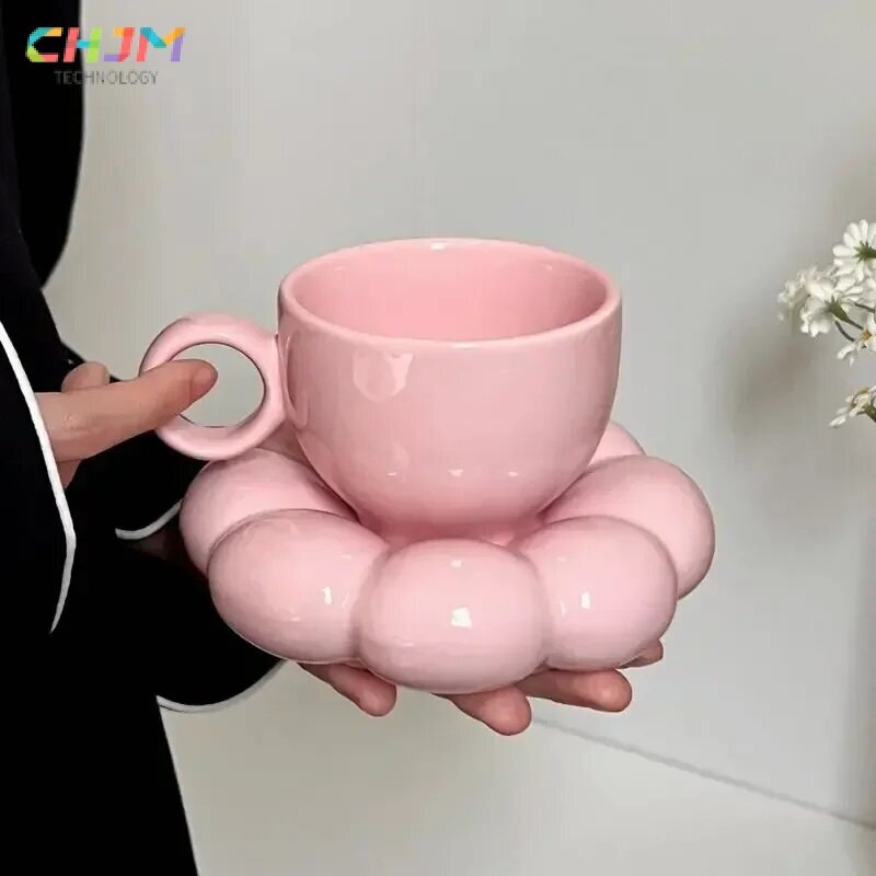Изысканный керамический комплект для кофе с цветочным принтом, премиумчашка и облачная тарелка в наборе.