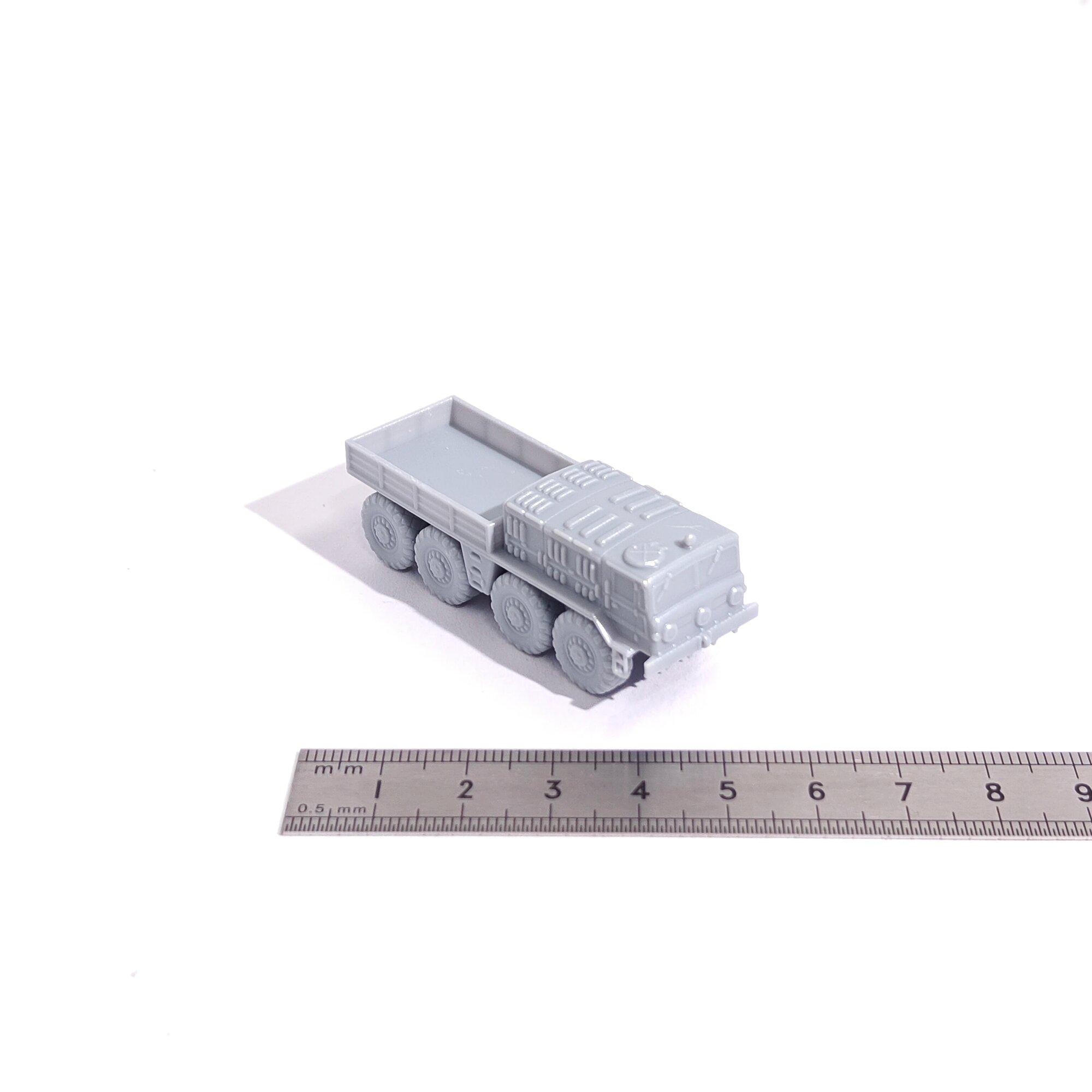 Модель тягача МАЗ-535 Tusk Model 1/144 для сборки