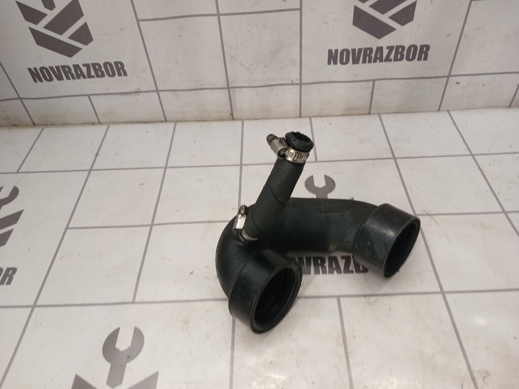 Патрубок воздушного фильтра Renault Clio 2 Symbol 1998-2008