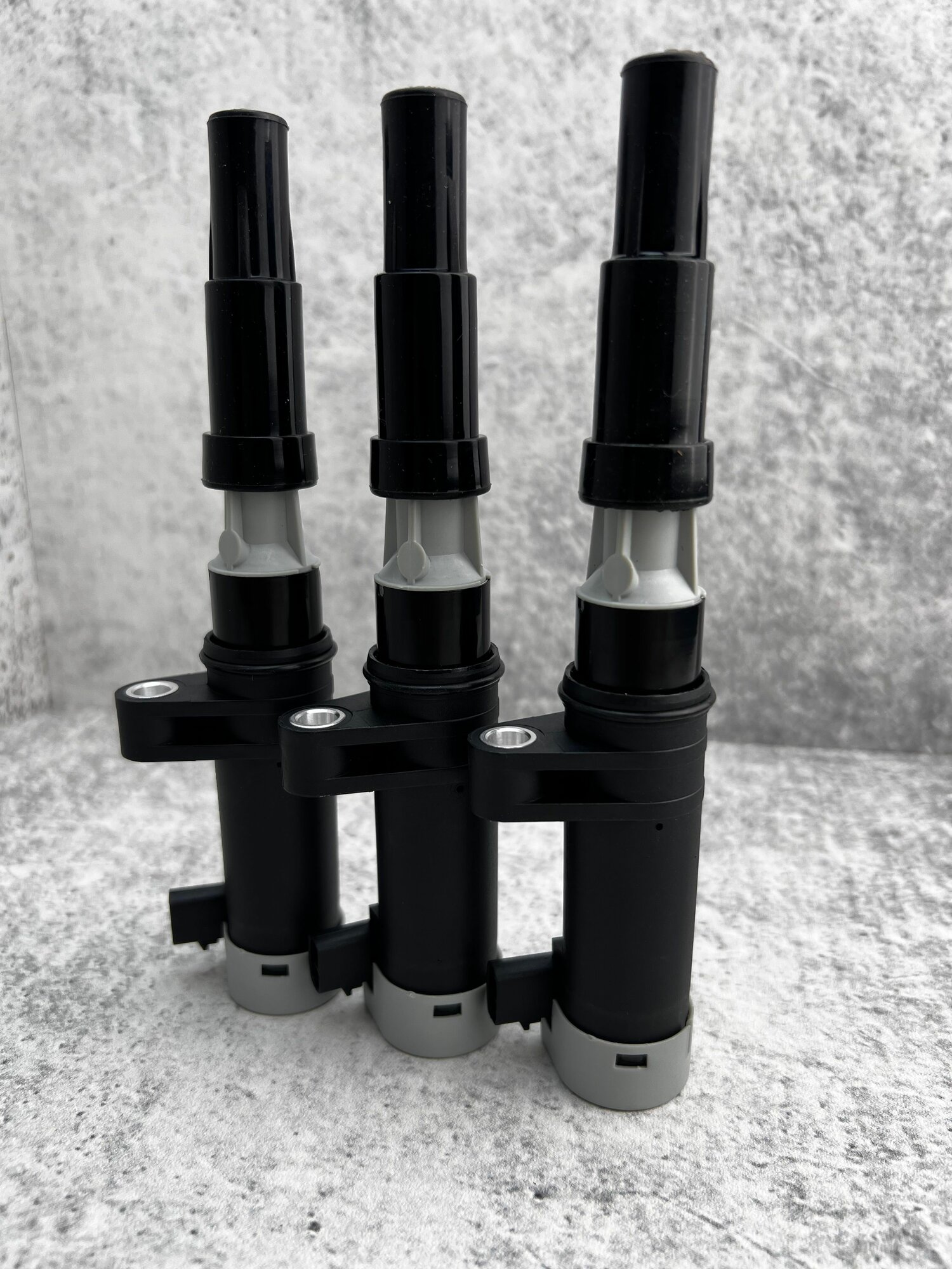 3 штуки. Катушка зажигания 8200568671. Для Renault Logan, Largus, Duster, Megane с двигателями K4M, F4R. 16 клапанные двигатели.