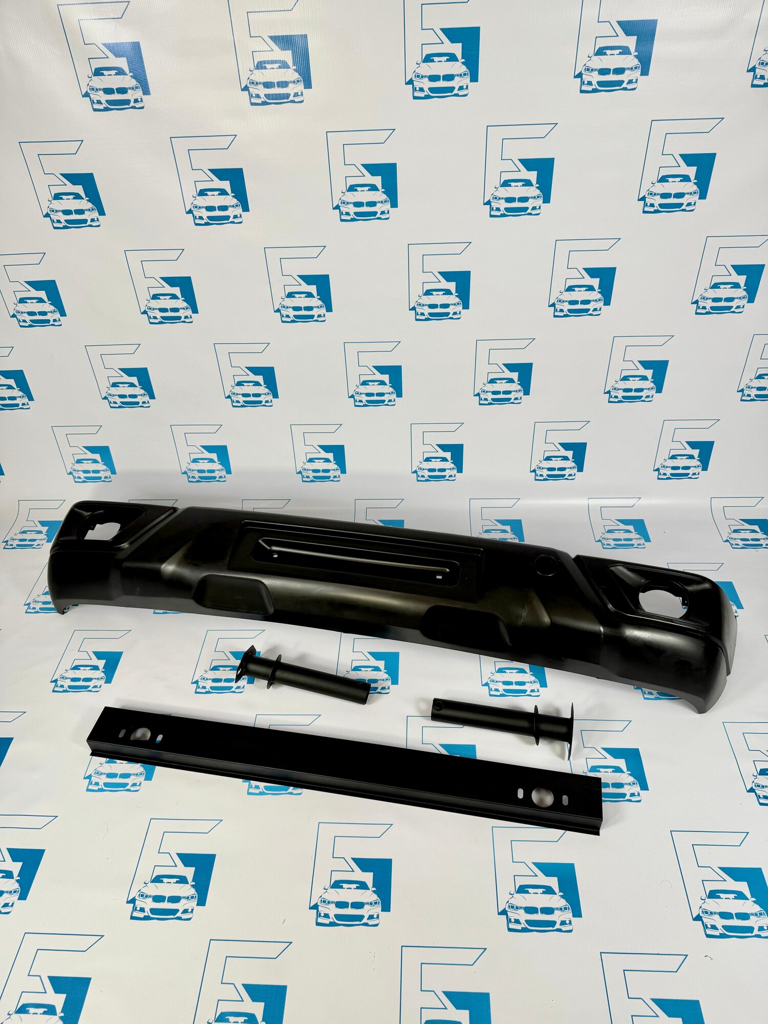 Бампер передний (Крепеж+Усилитель) для ВАЗ 2121-2131, Легенд в Стиле "урбан" с ПТФ