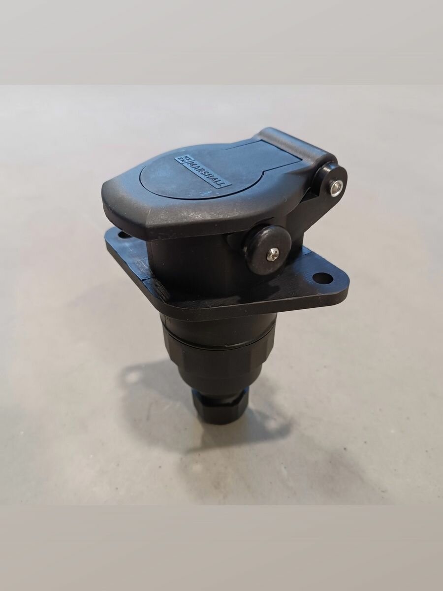 Розетка ADR 15/15, пластик, 24V DIN-ISO12098 с винтовым соед. , арт. M7333001 MARSHALL