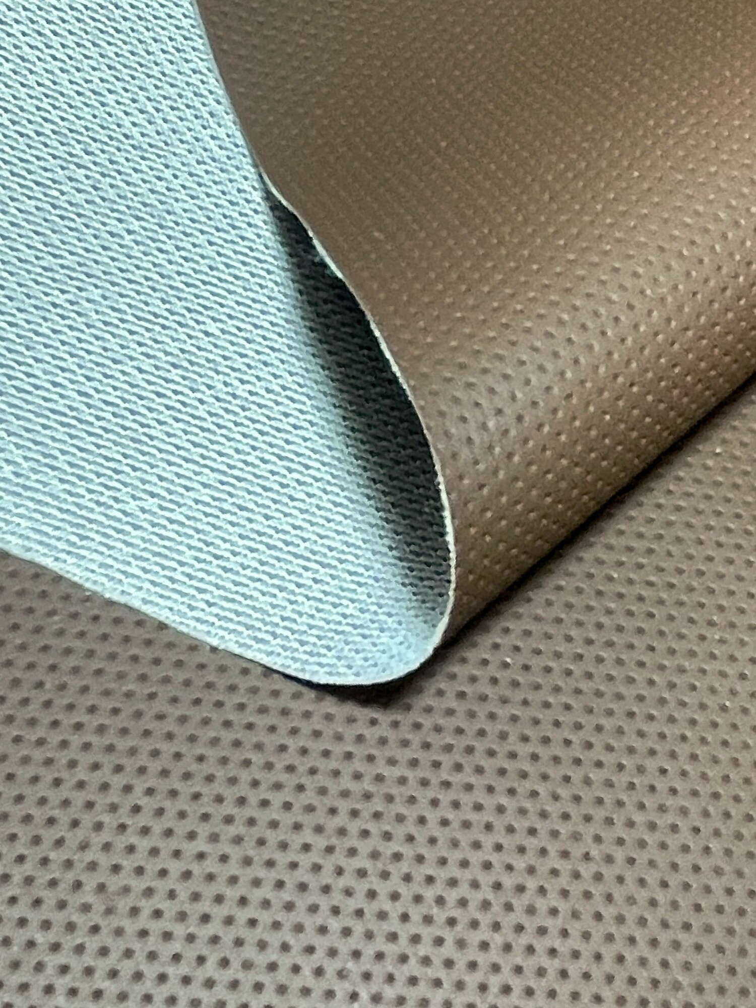 Винилискожа MOTO-SV 0,7 мм перфорация коричневая 100 см х 160 см