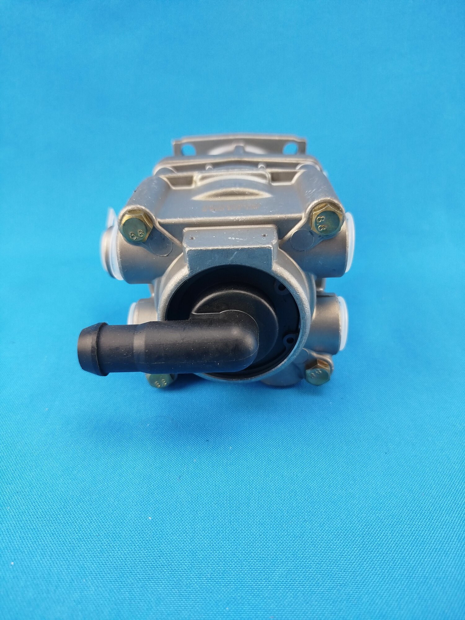 Кран тормозной "прамо" для автомобилей МАЗ 5440, 650108, 6501B9, 5550V3 2-х секционный