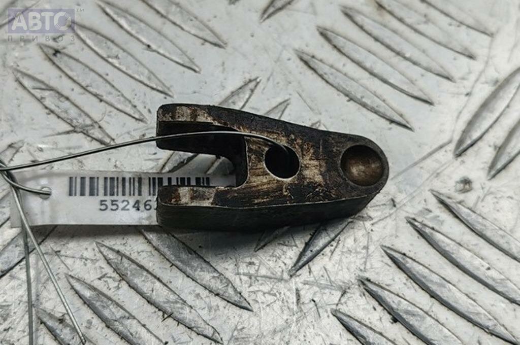 Скоба (кронштейн) крепления форсунки Mercedes C-Class W203 (2000-2006)