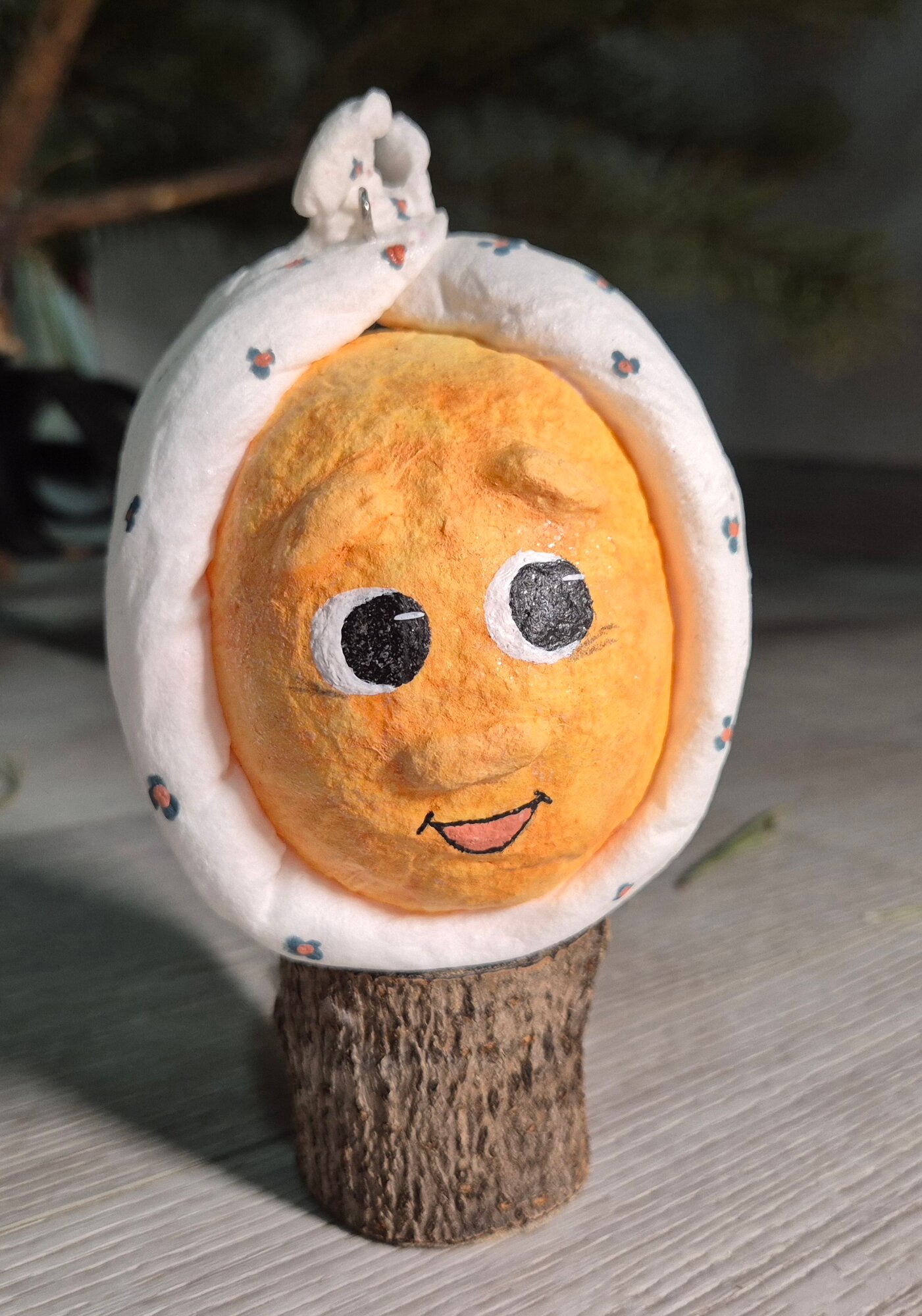 Колобок на пеньке