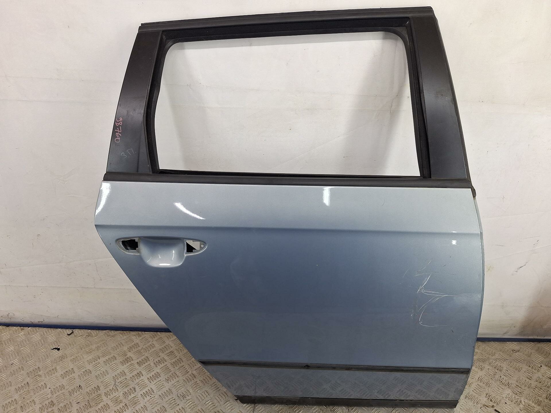 Дверь задняя правая Volkswagen Passat B6 2009