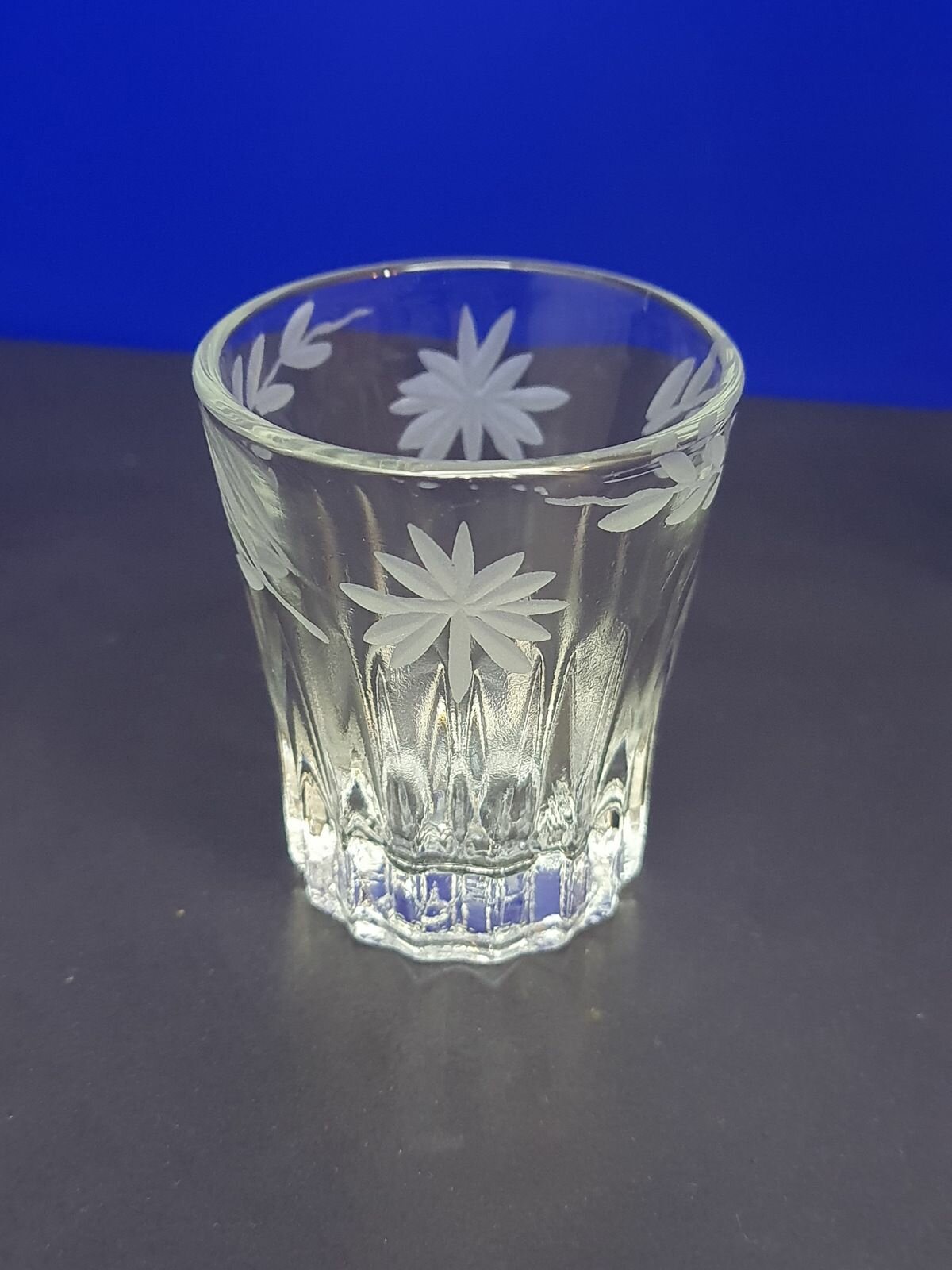 Стопка с резным узором и рельефной поверхностью, винтаж СССР, Гусь Хрустальный, 70е