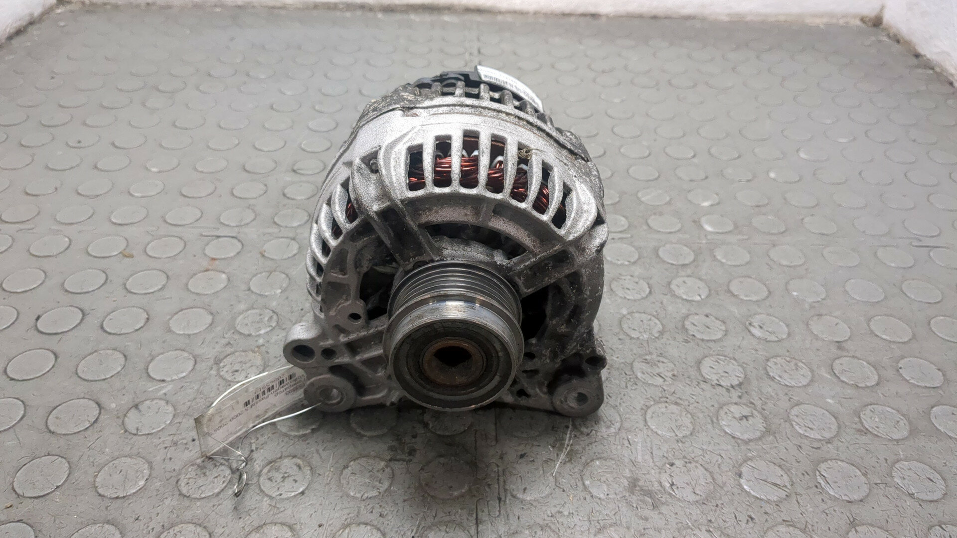 Генератор Volkswagen Passat 5 Б/У