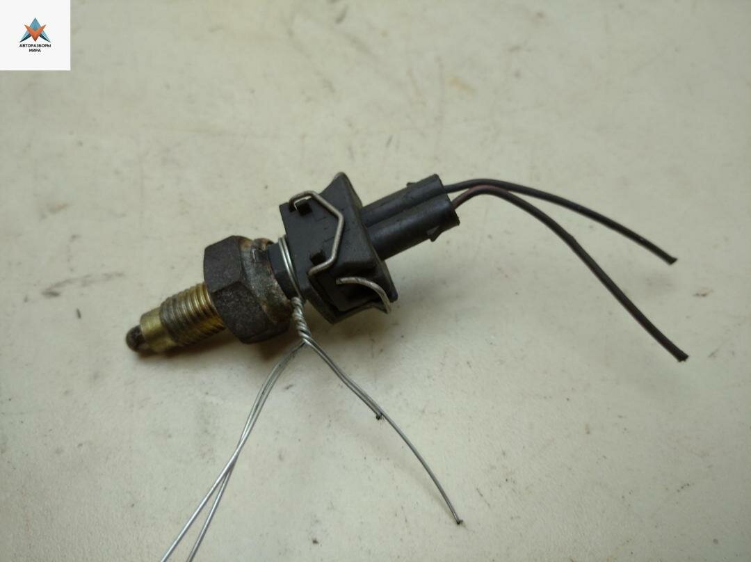 Датчик включения заднего хода (лягушка) Volkswagen Transporter T4 2001 020945415A