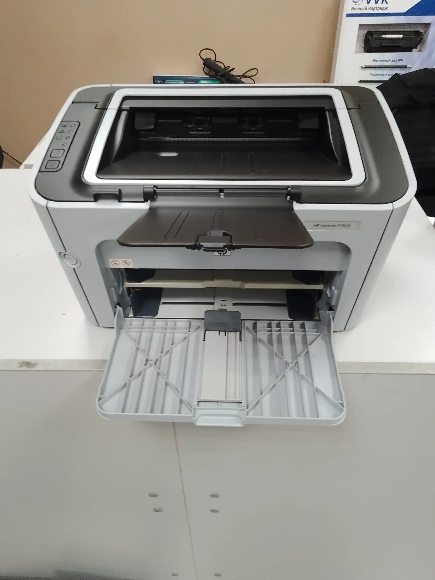 HP LaserJet P1505 компактный монохромный лазерный принтер для дома и малого офиса