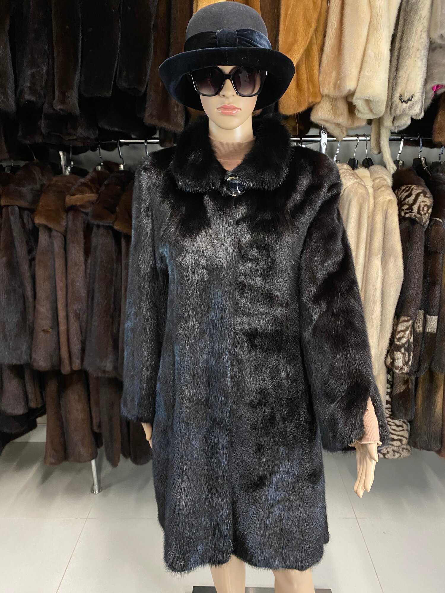 Шуба. Стильная. Норка. С воротником 44-46 р.