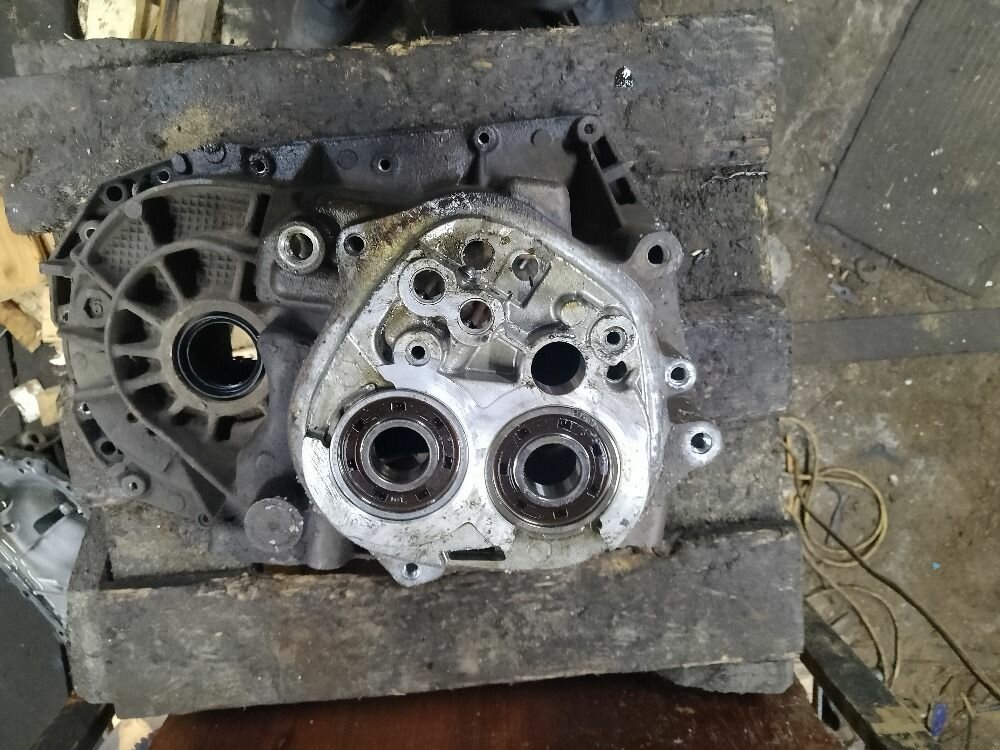 картер КПП Лада Ларгус JH3303 8200276017