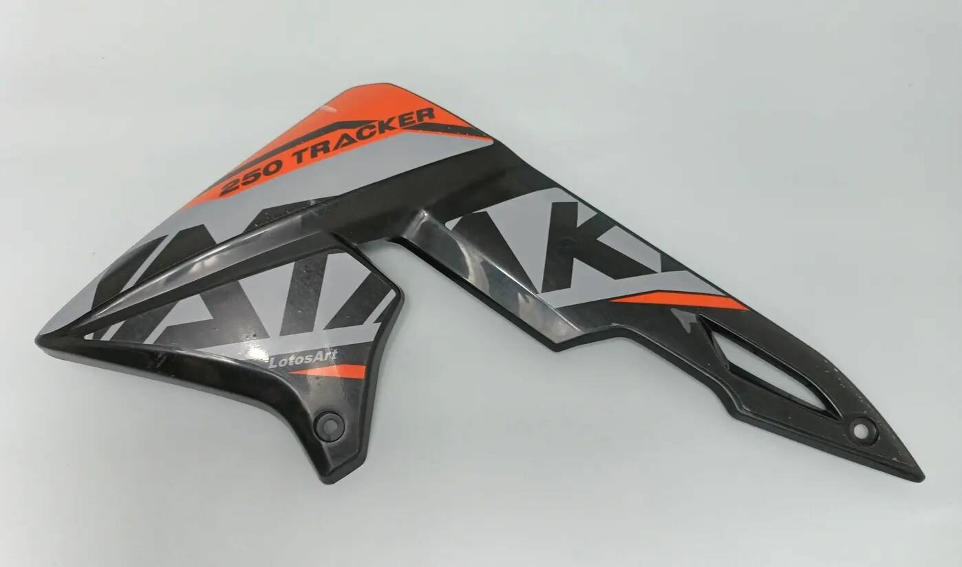 Боковой обтекатель передний левый ATAKI TRACKER 250