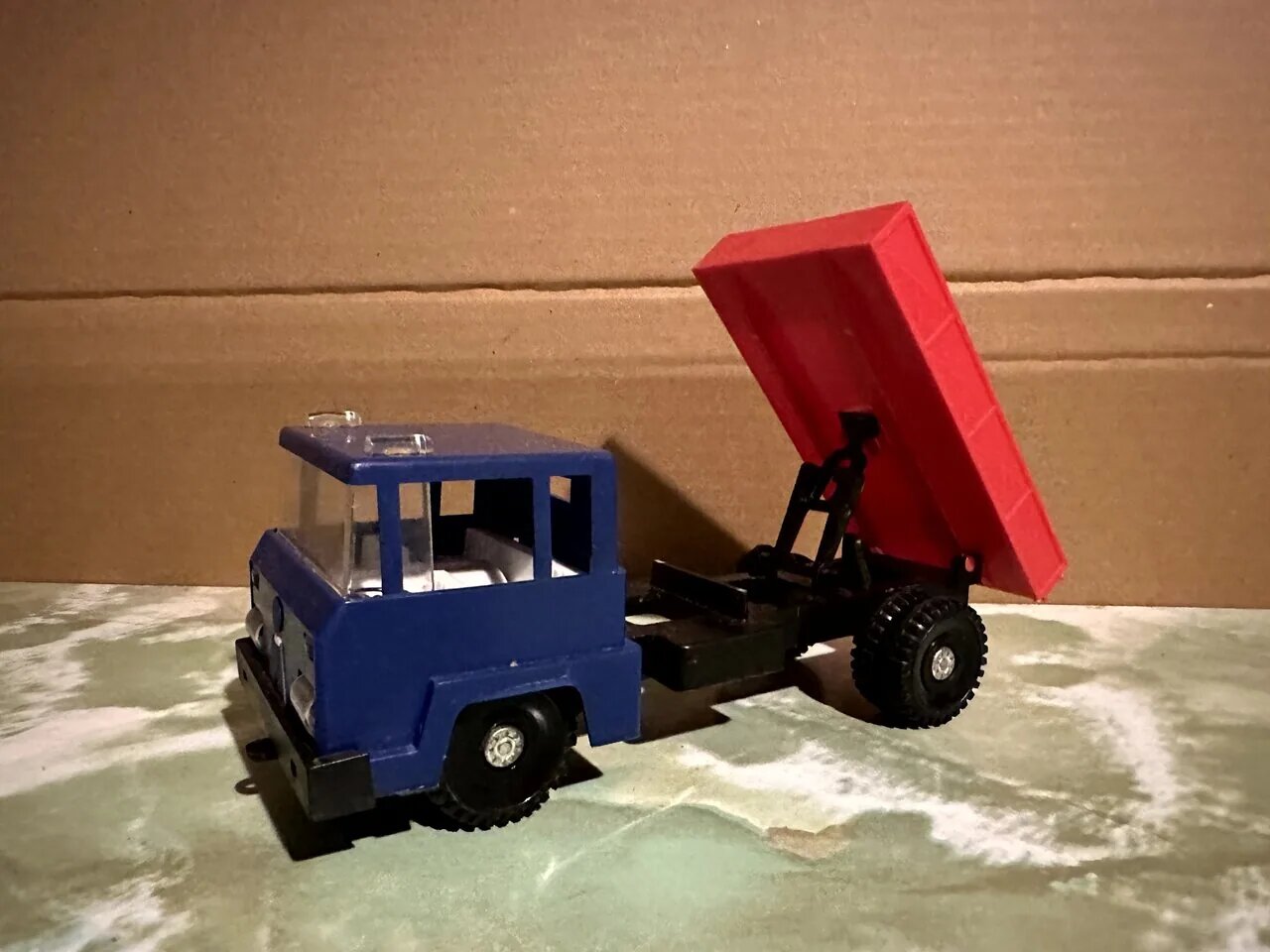 Игрушка Автомобиль Грузовик самосвал 80 годы винтаж