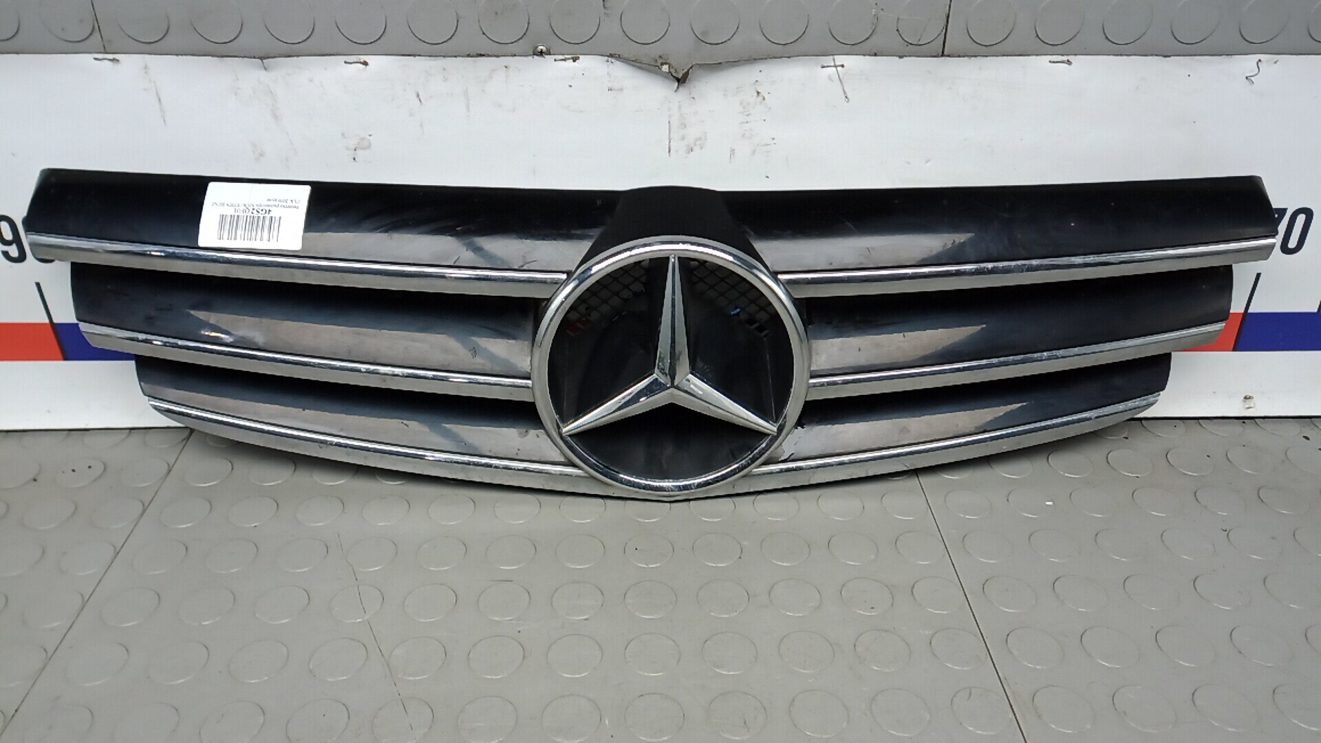 Решетка радиатора MERCEDES BENZ CLK C209
