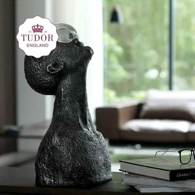 Портретная скульптура в средневековом стиле, современное абстрактное художественное оформление гостиной, мягкое украшение