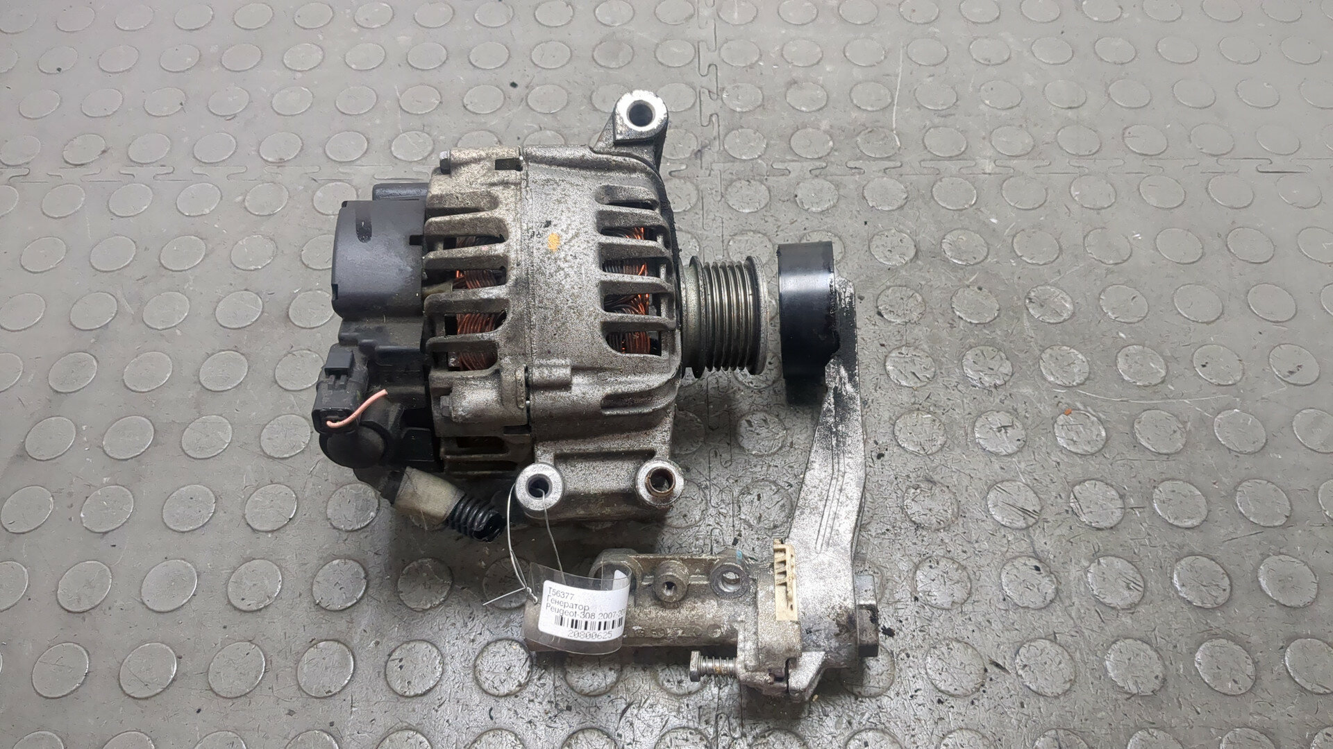 Генератор Peugeot 308 Б/У