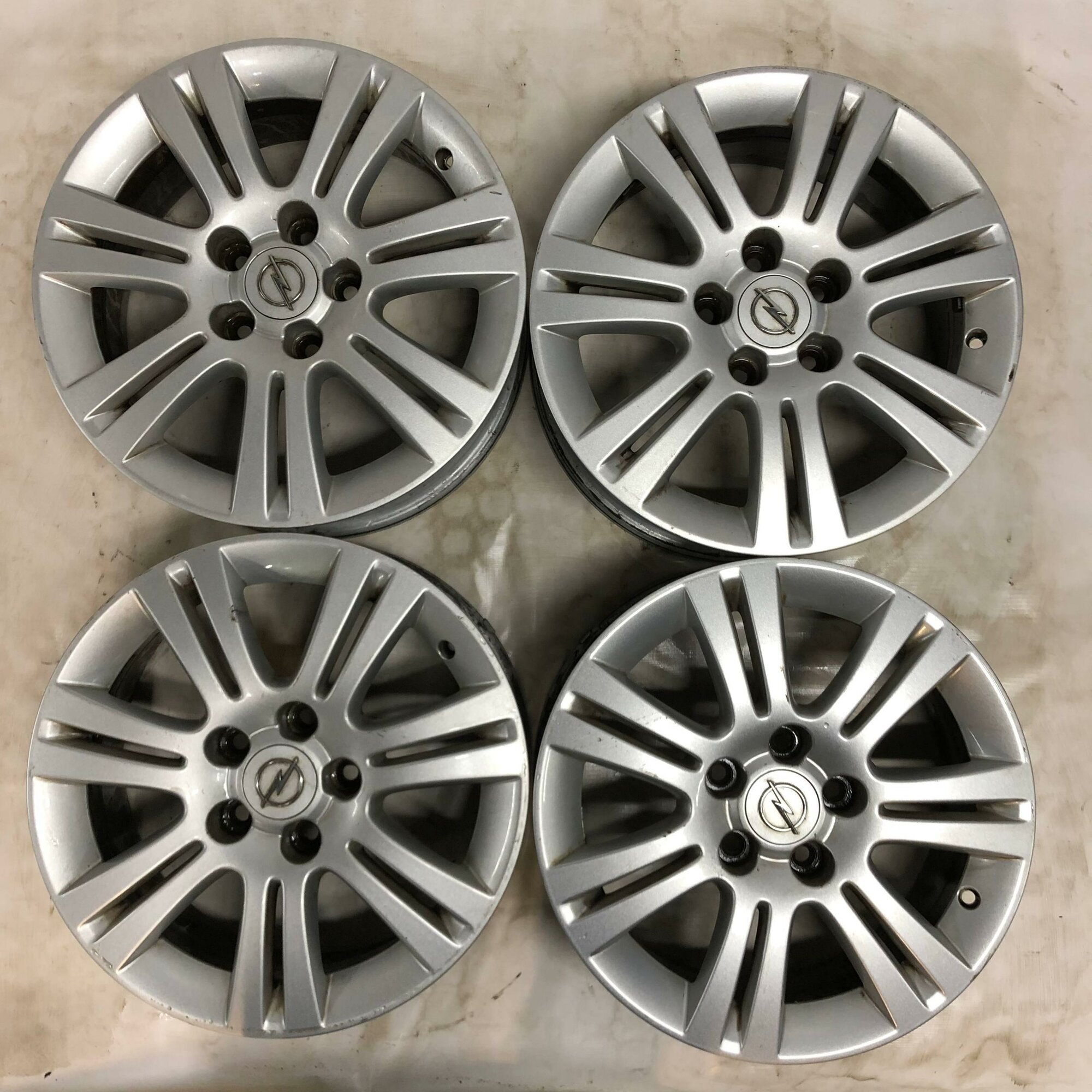 Колесные диски Opel 16x6.5 PCD 5x110 D65.1 ET39 (оригинал)