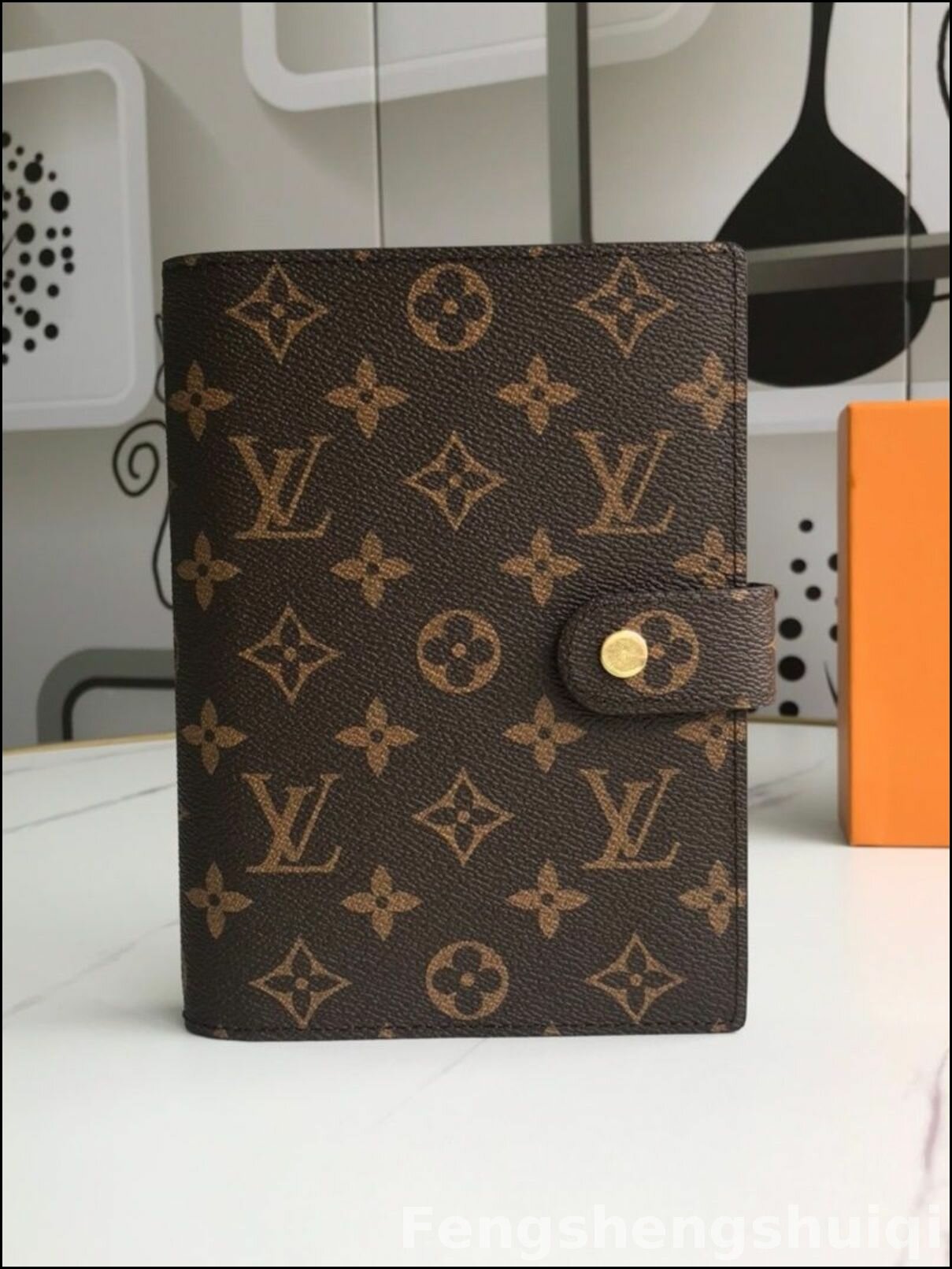 Эксклюзивный блокнот модели Louis Vuitton