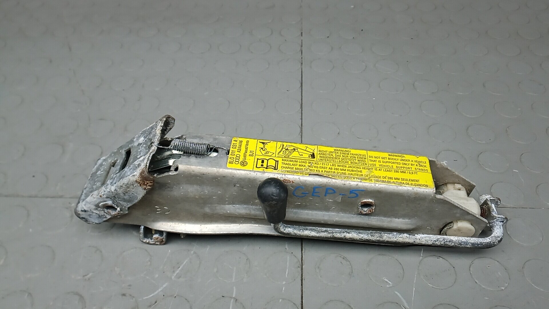 Домкрат AUDI A6 C6, Номер 4F0011031