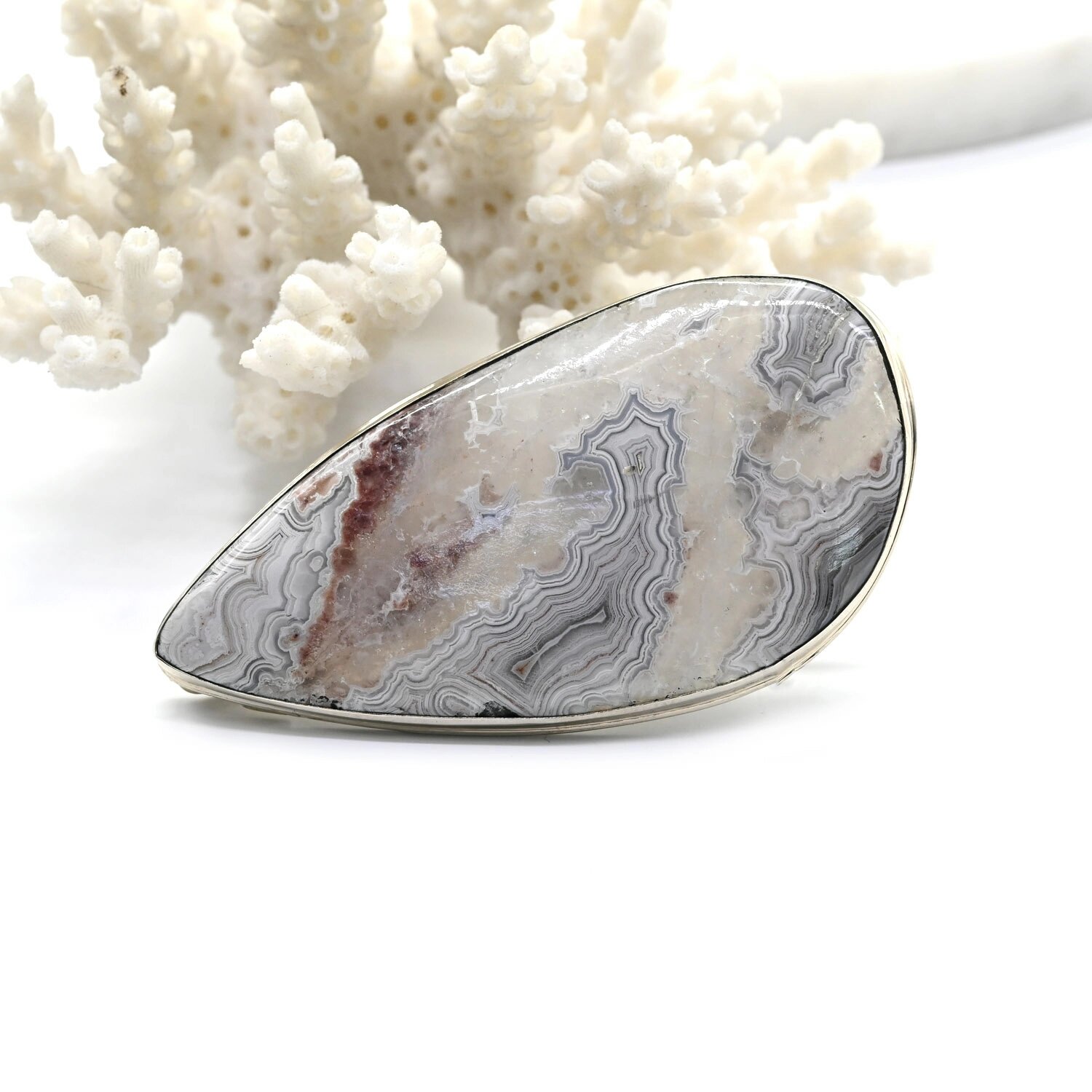 Брошь, агат