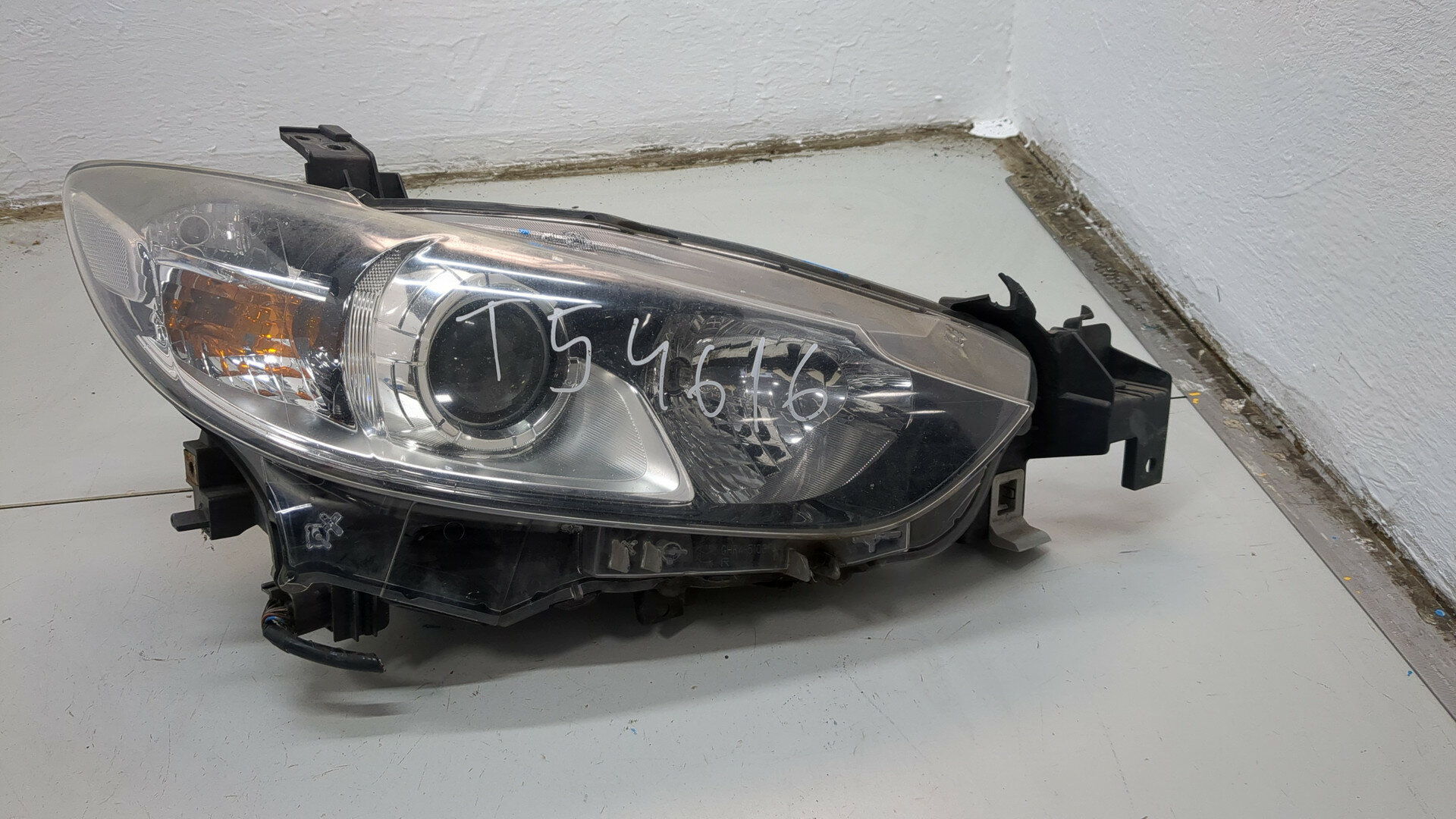 Фара (передняя) правая Mazda 6 (GJ) Б/У