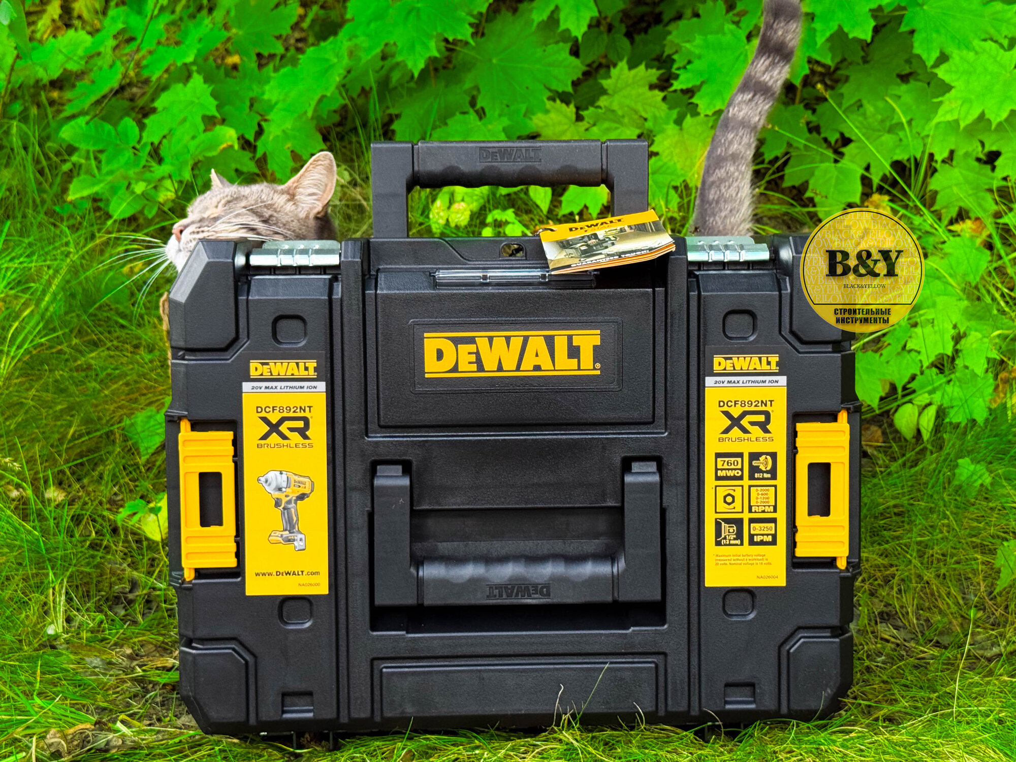 Гайковерт аккумуляторный DeWALT DCF892NT, 760Вт, Li-Ion, 1,65 кг
